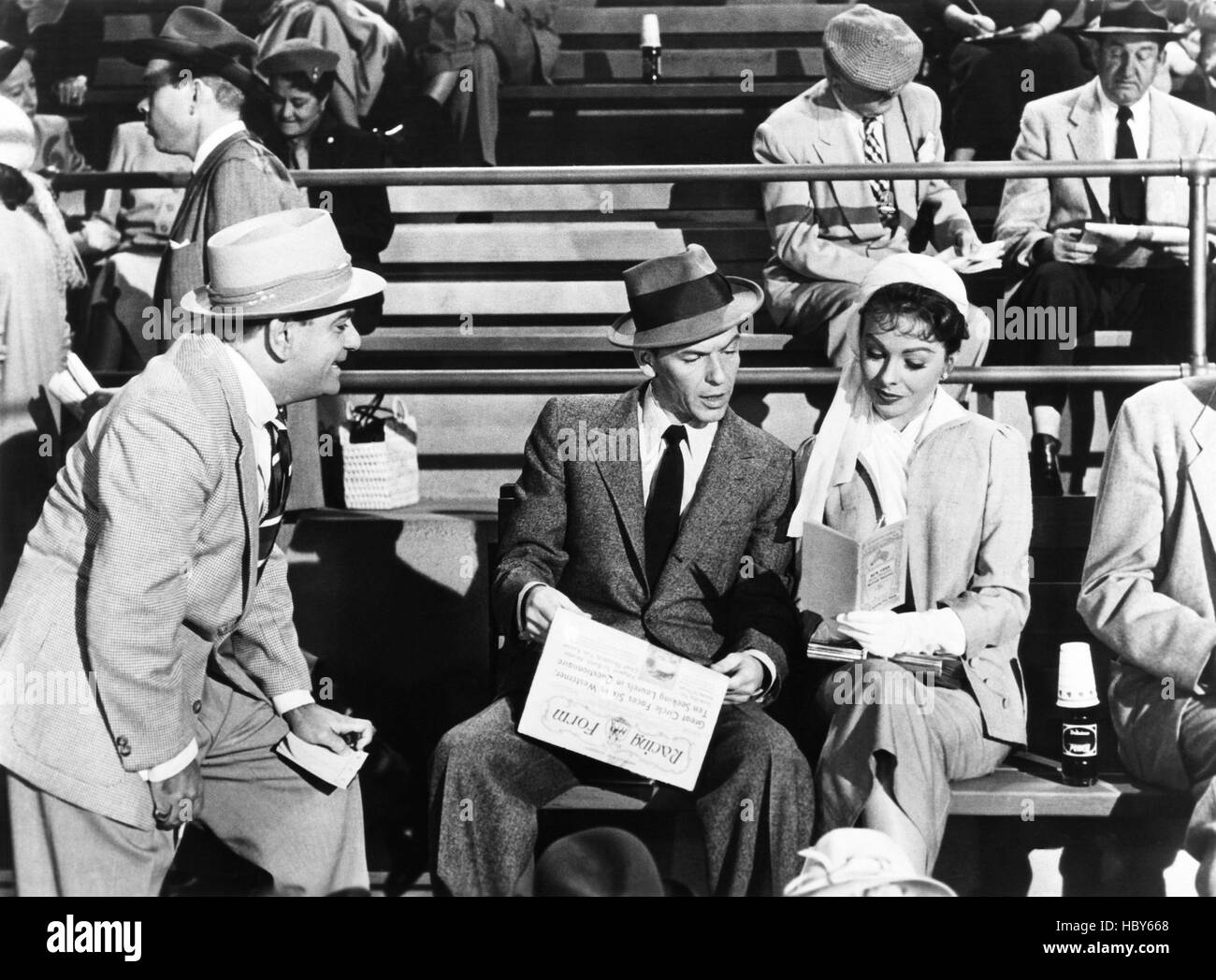 THE JOKER IS WILD, from left: Sid Melton, Frank Sinatra, Jeanne Crain ...