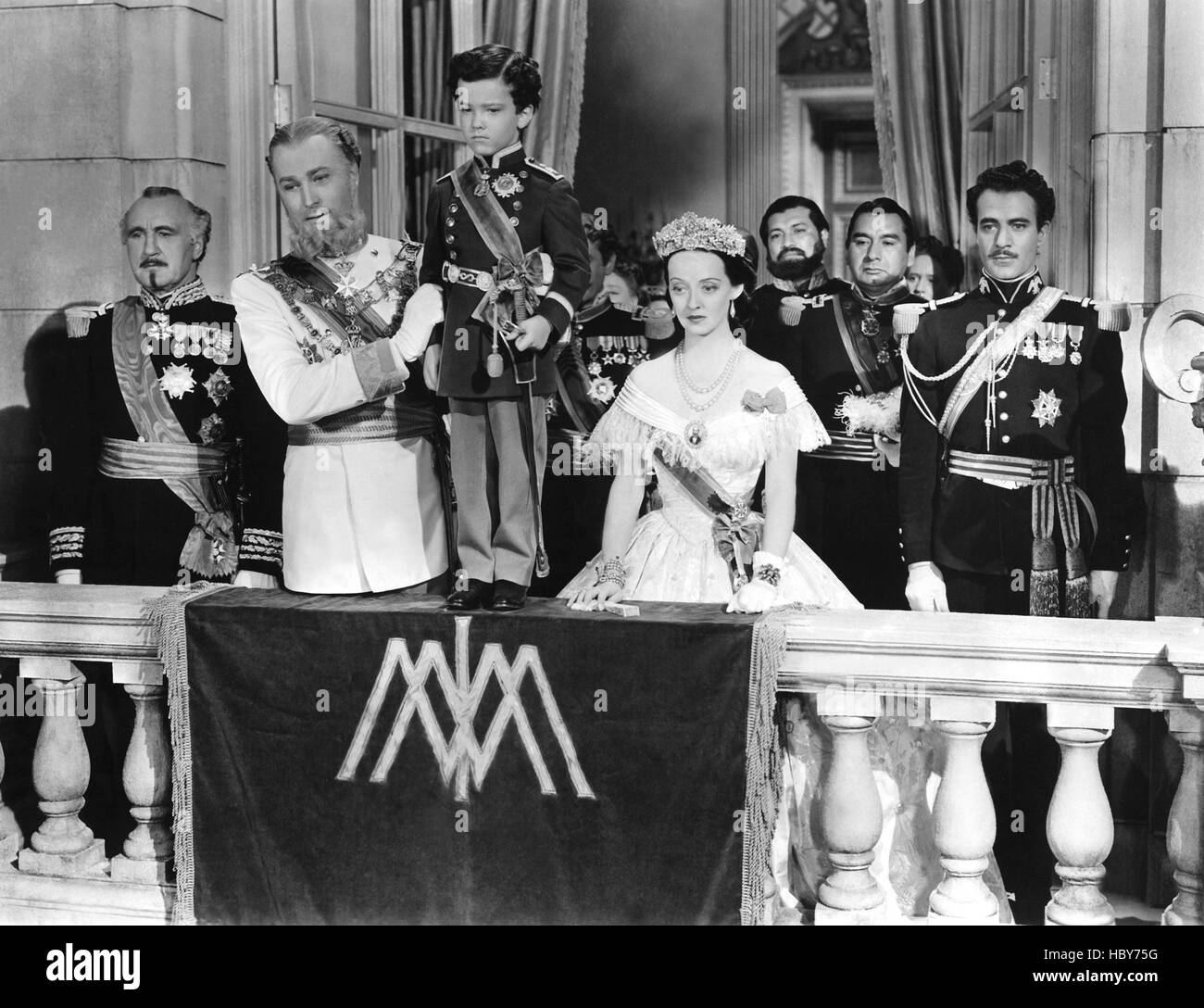 JUAREZ, Donald Crisp, Brian Aherne, Mickey Kuhn, Bette Davis, John ...