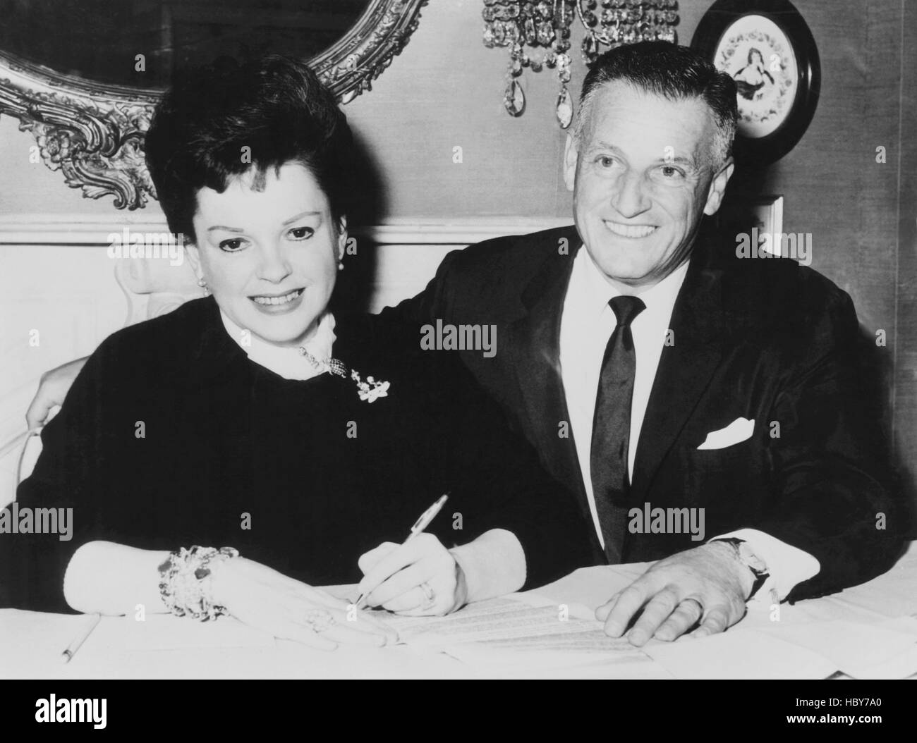 JUDGMENT AT NUREMBERG, from left: Judy Garland, producer/director ...