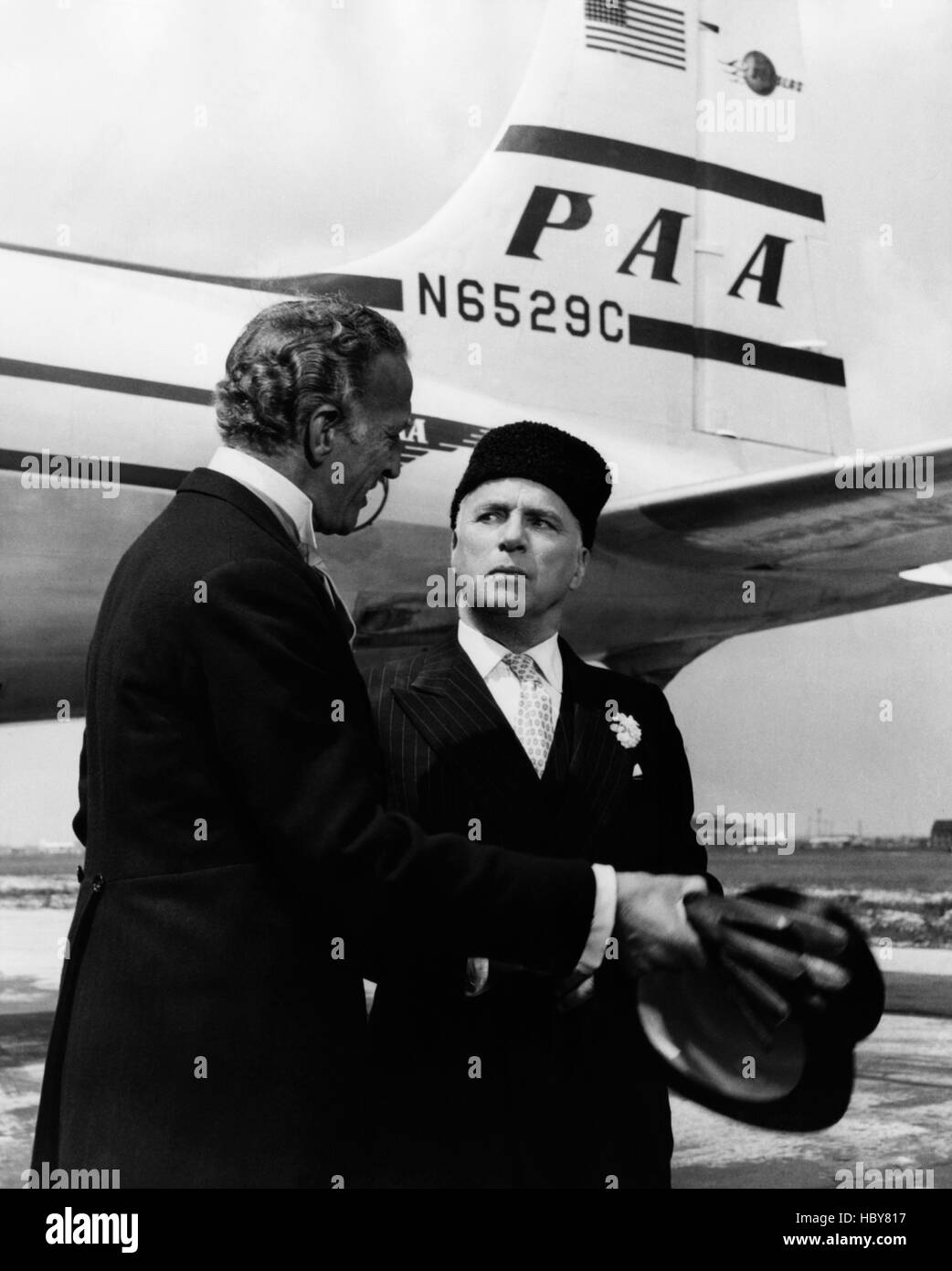 A KING IN NEW YORK, Jerry Desmonde, Charles Chaplin, 1957 Stock Photo ...