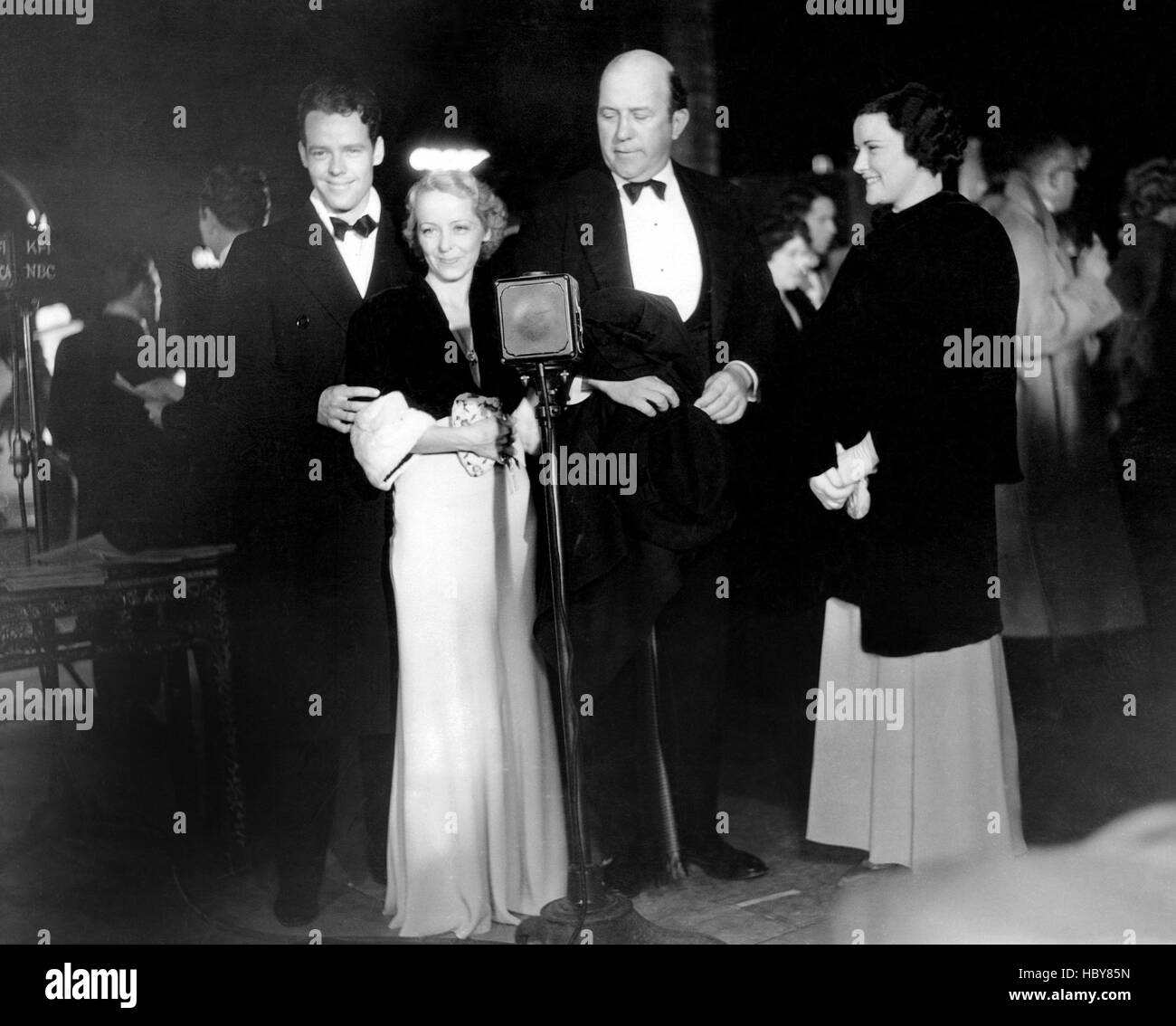 KING KONG, from left: Arthur Lake, Alice Lake, Patricia Allwyn (Mrs ...