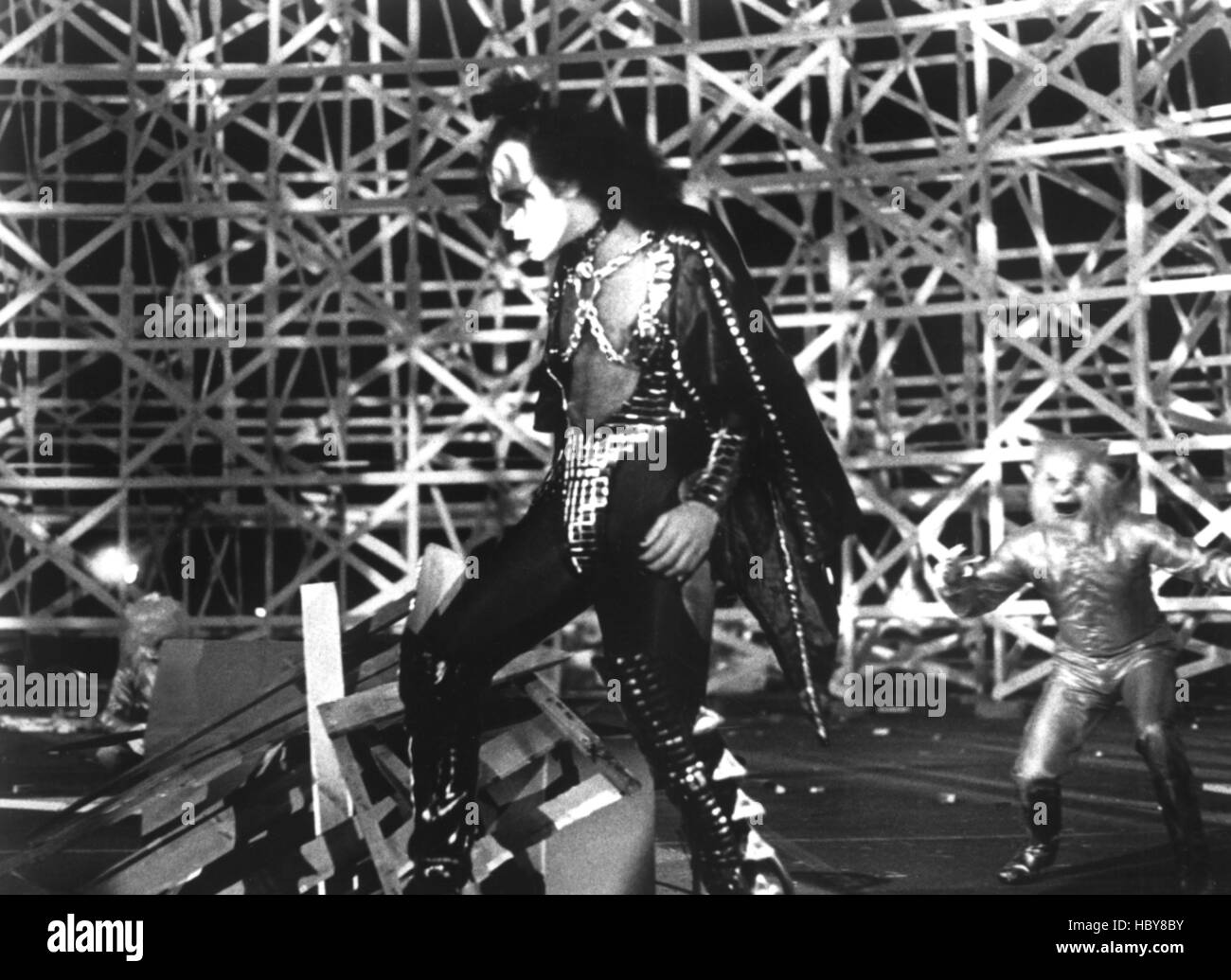 KISS MEETS THE PHANTOM OF THE PARK (aka KISS IN ATTACK OF THE PHANTOMS ...