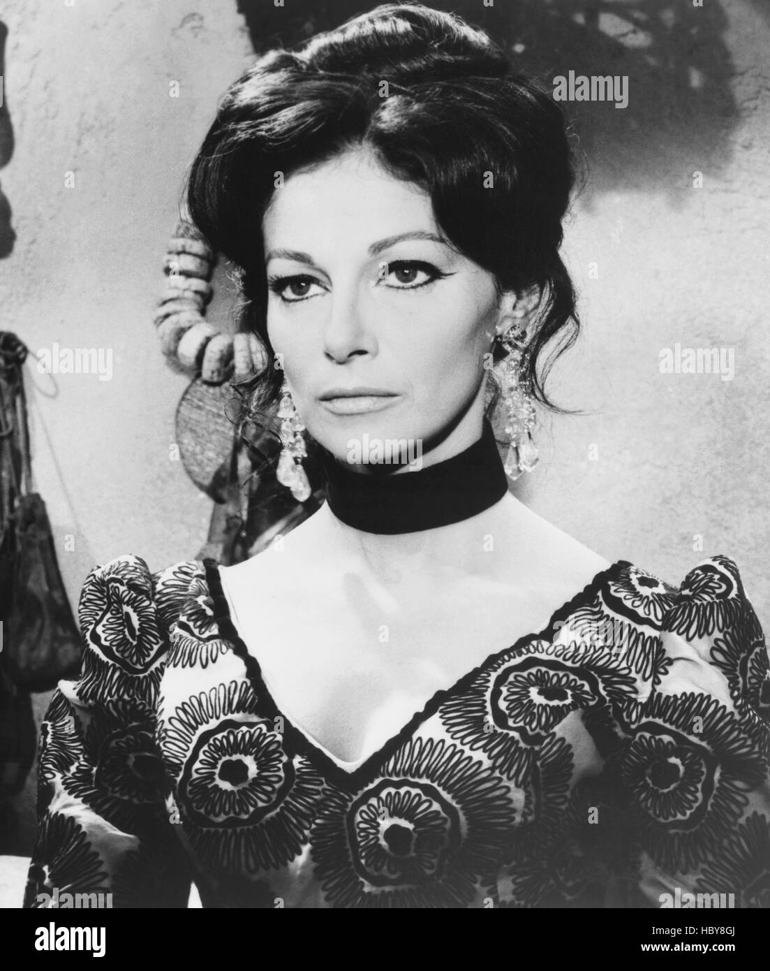 KING OF AFRICA, (aka ONE STEP TO HELL, aka CACCIA AI VIOLENTI), Pier ...