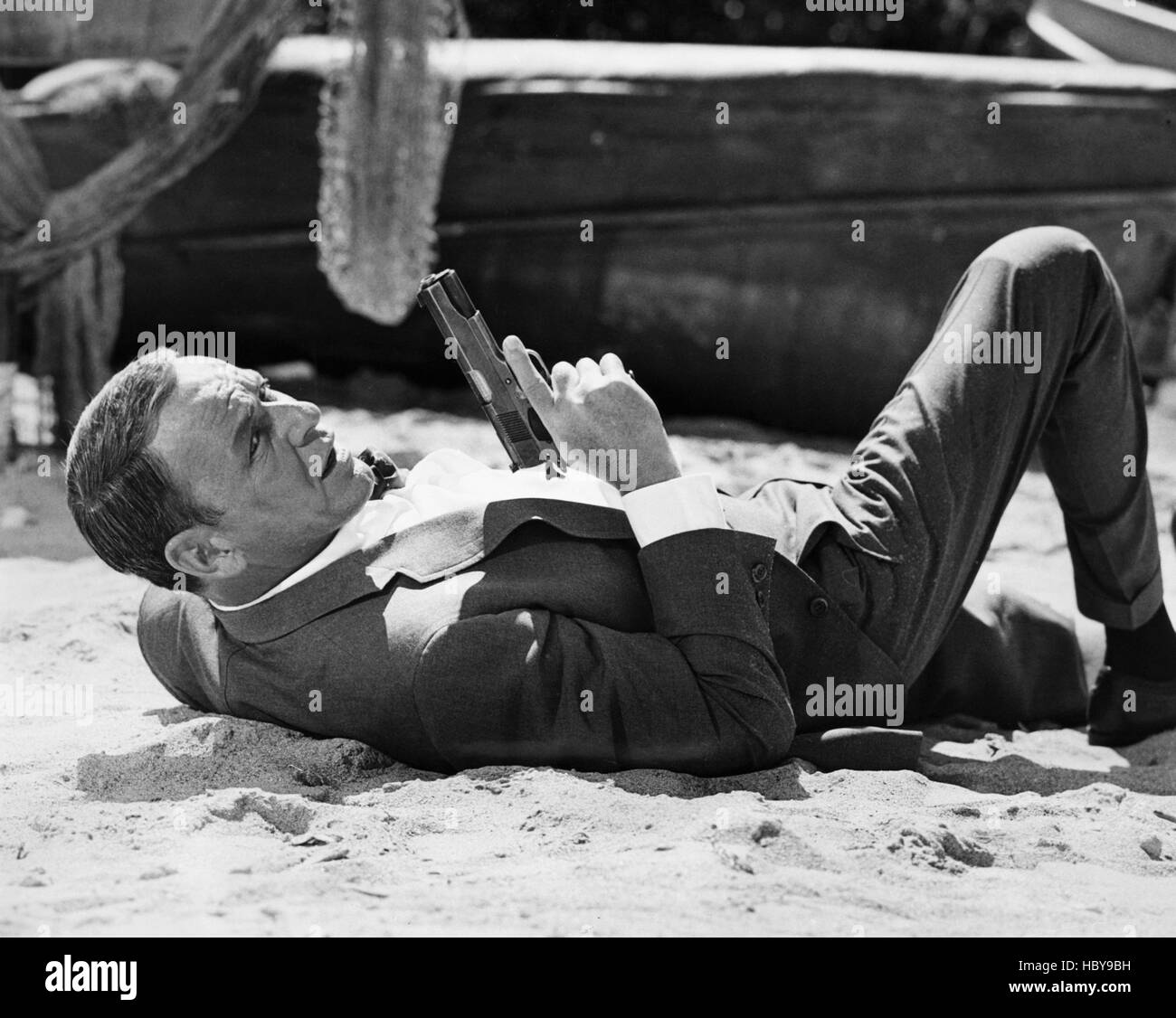 Frank sinatra with gun Black and White Stock Photos & Images - Alamy