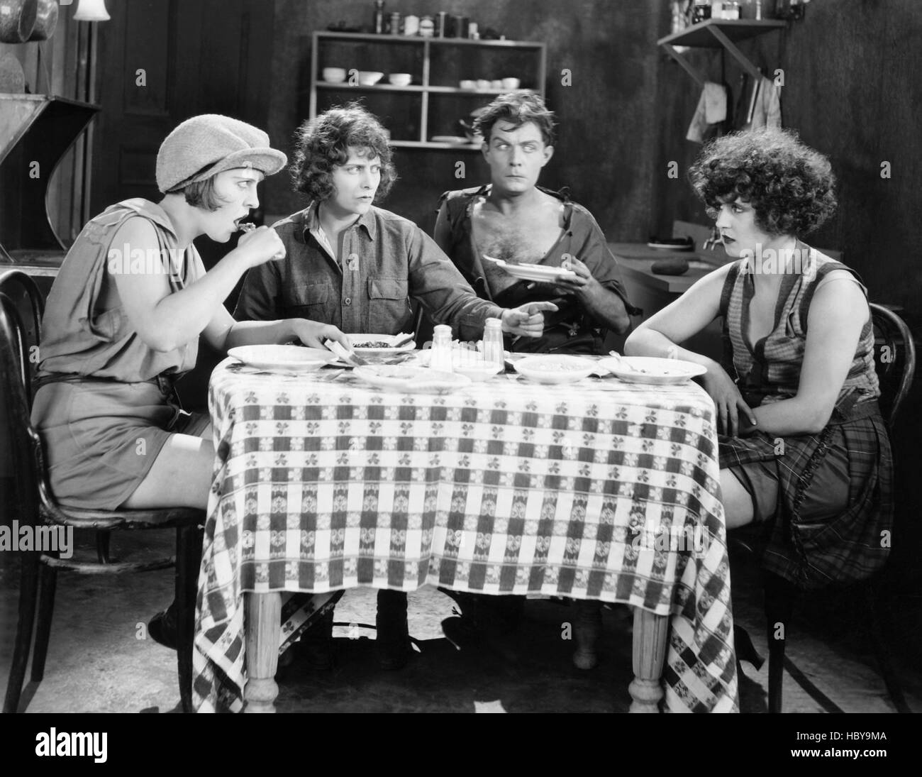 THE LAST MAN ON EARTH, from left: Derelys Perdue, Grace Cunard, Earle ...