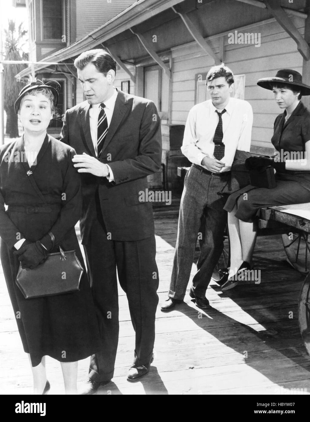 HOT SPELL, from left: Shirley Booth, Earl Holliman, Clint Kimbrough ...