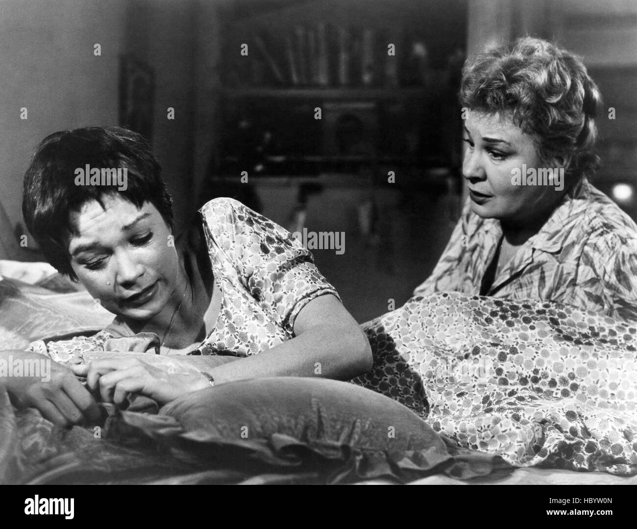 HOT SPELL, Shirley MacLaine, Shirley Booth, 1958 Stock Photo - Alamy