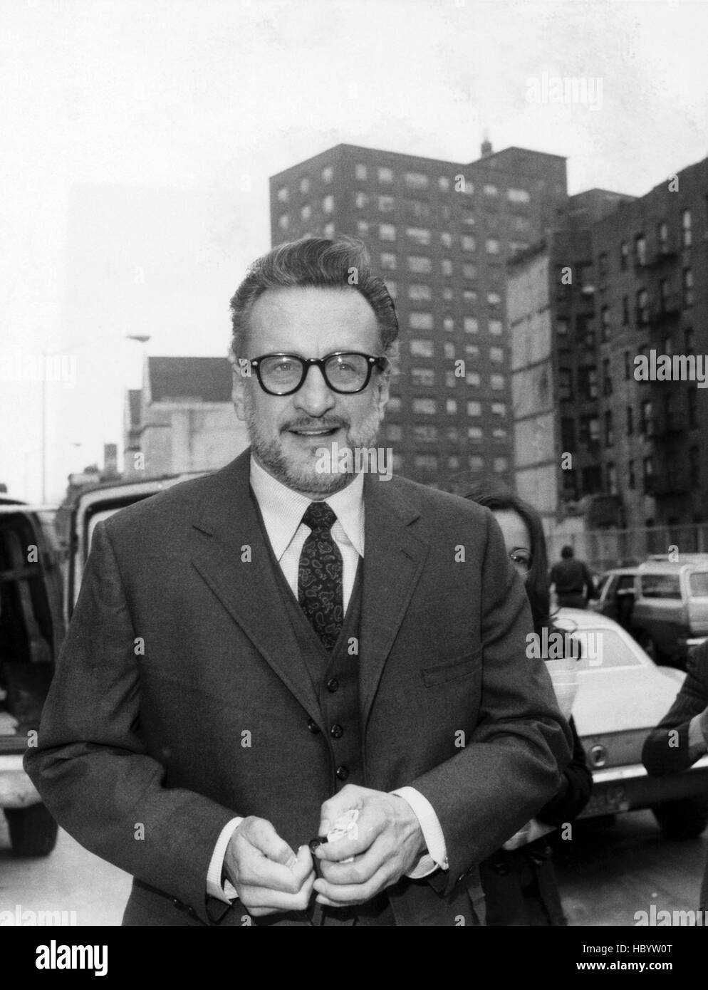 THE HOSPITAL, George C. Scott, on location in front of Metropolitan ...