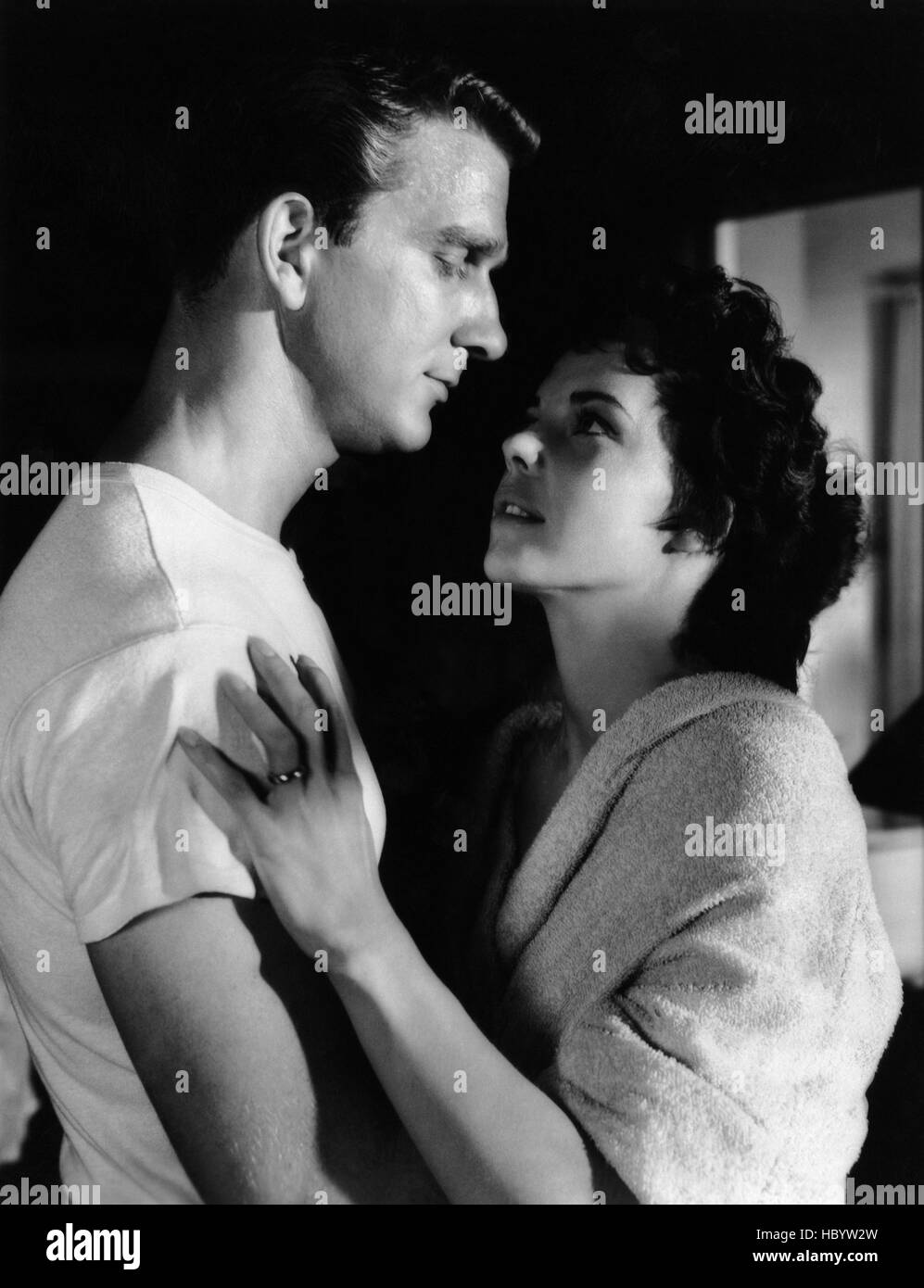 HOT SUMMER NIGHT, Leslie Nielsen, Colleen Miller, 1957 Stock Photo - Alamy