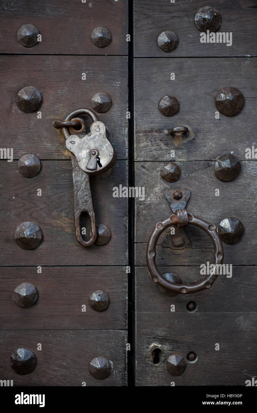 Gate lock hi-res stock photography and images - Alamy