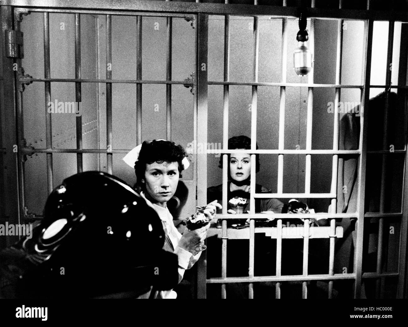 I WANT TO LIVE, form left: Alice Backus, Susan Hayward, 1958 Stock ...