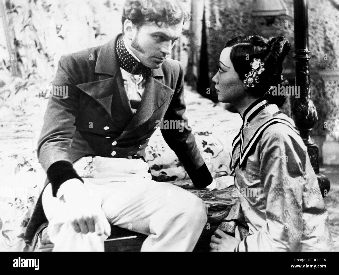 JAVA HEAD, from left, John Loder, Anna May Wong, 1934 Stock Photo - Alamy