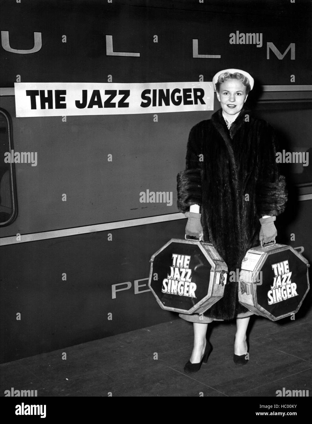 THE JAZZ SINGER, Peggy Lee (arriving in NY for the Premiere with the ...