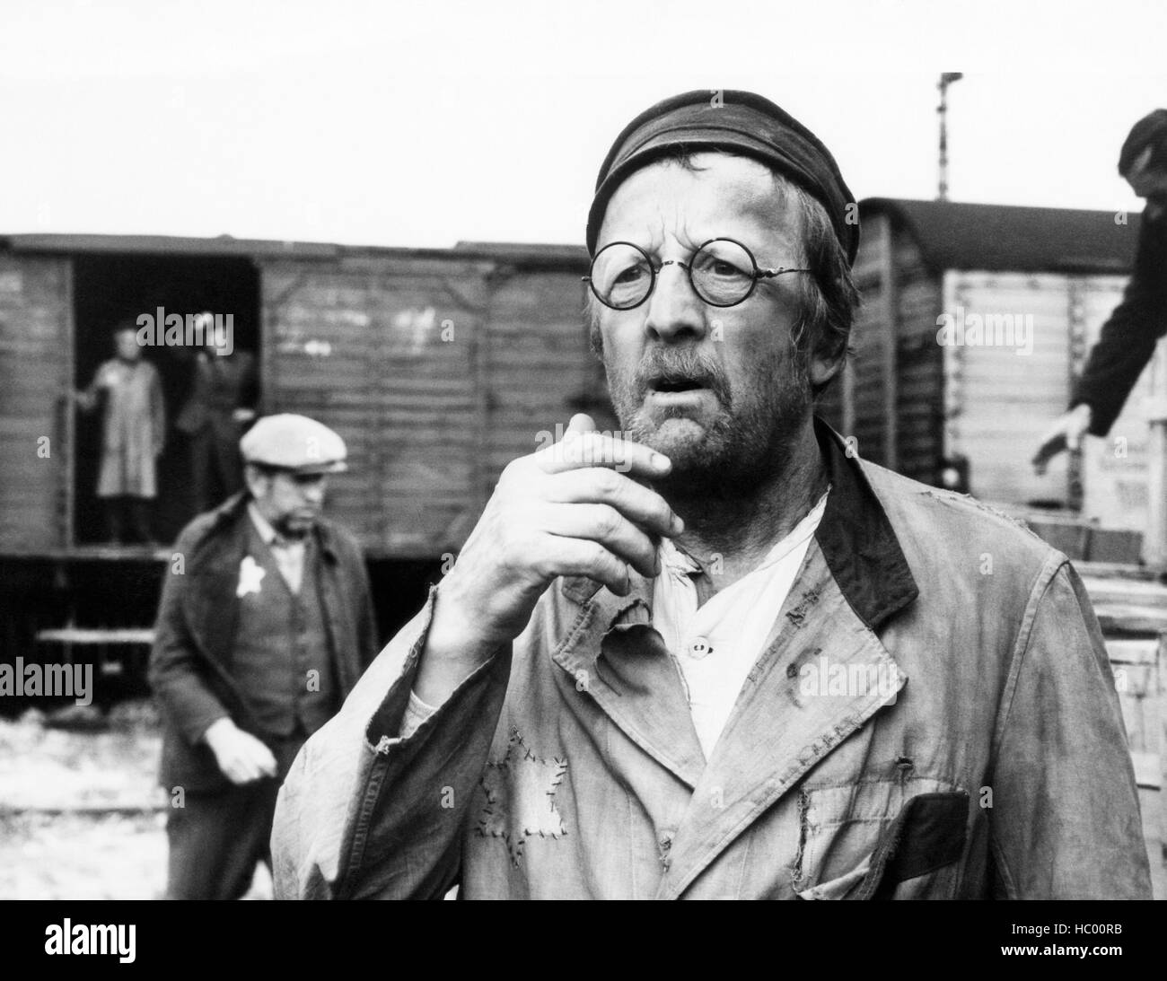 JACOB THE LIAR, (aka JAKOB, DER LUGNER), Erwin Geschonneck, 1975 Stock ...