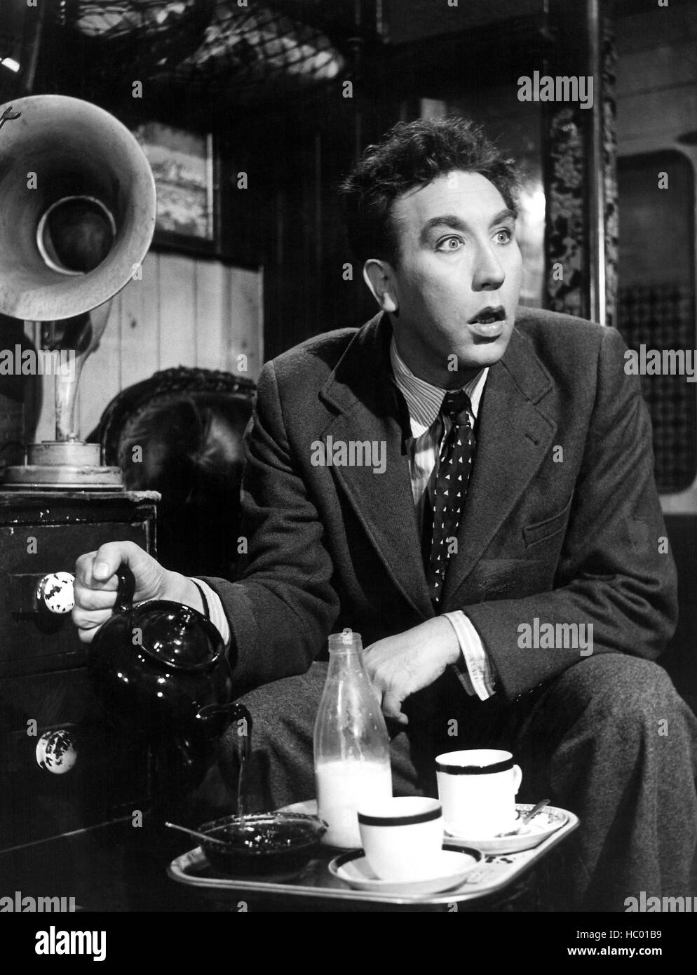 Frankie howerd 1950's hi-res stock photography and images - Alamy