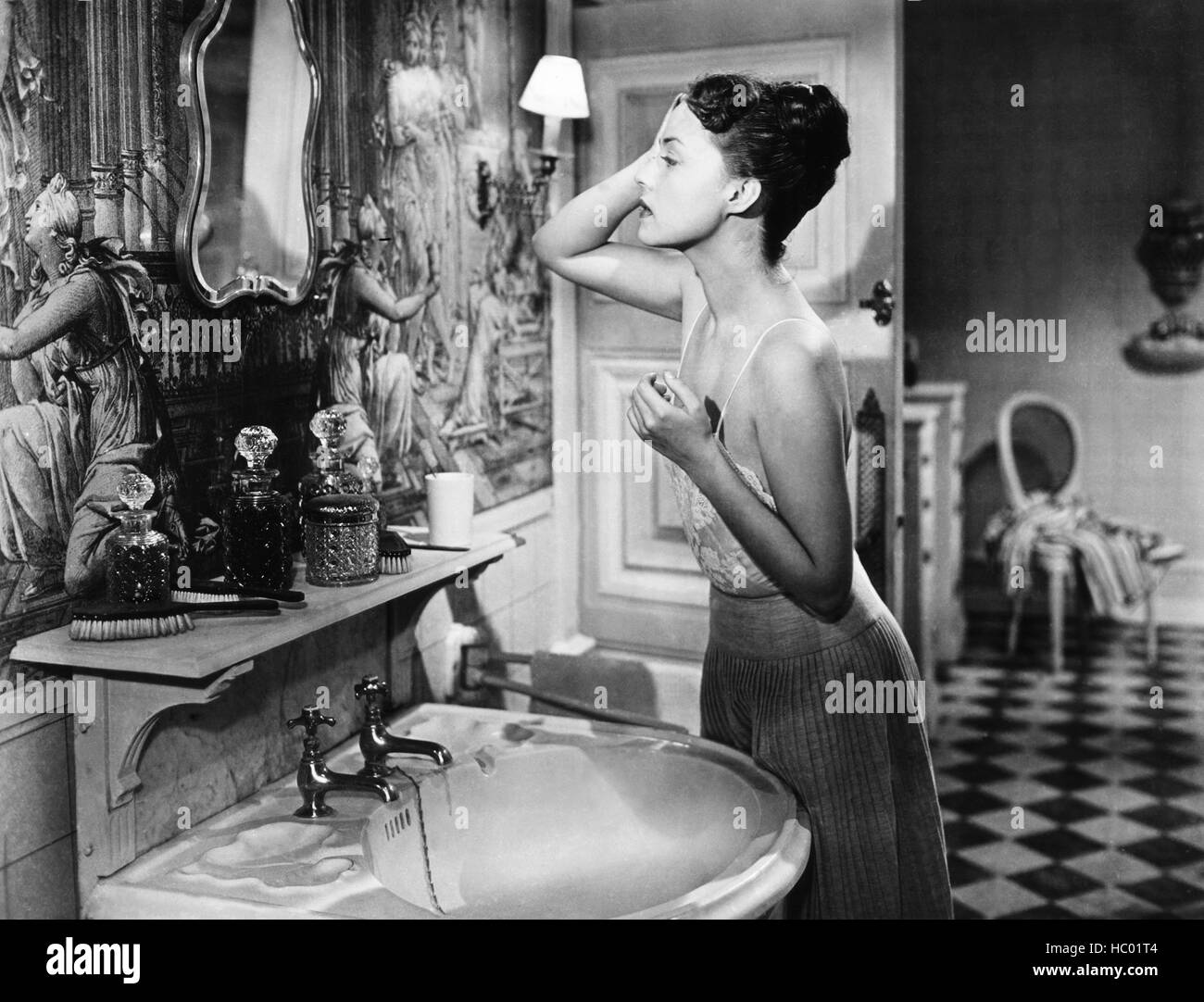 JULIETTA, Jeanne Moreau, 1953 Stock Photo - Alamy JULIETTA, Jeanne Moreau, 1953 Stock Photo - Alamy
