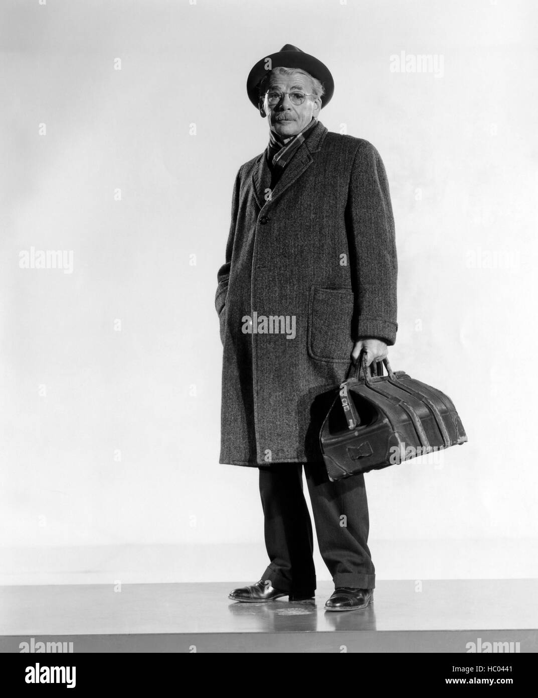 1950s doctor bag hi-res stock photography and images - Alamy