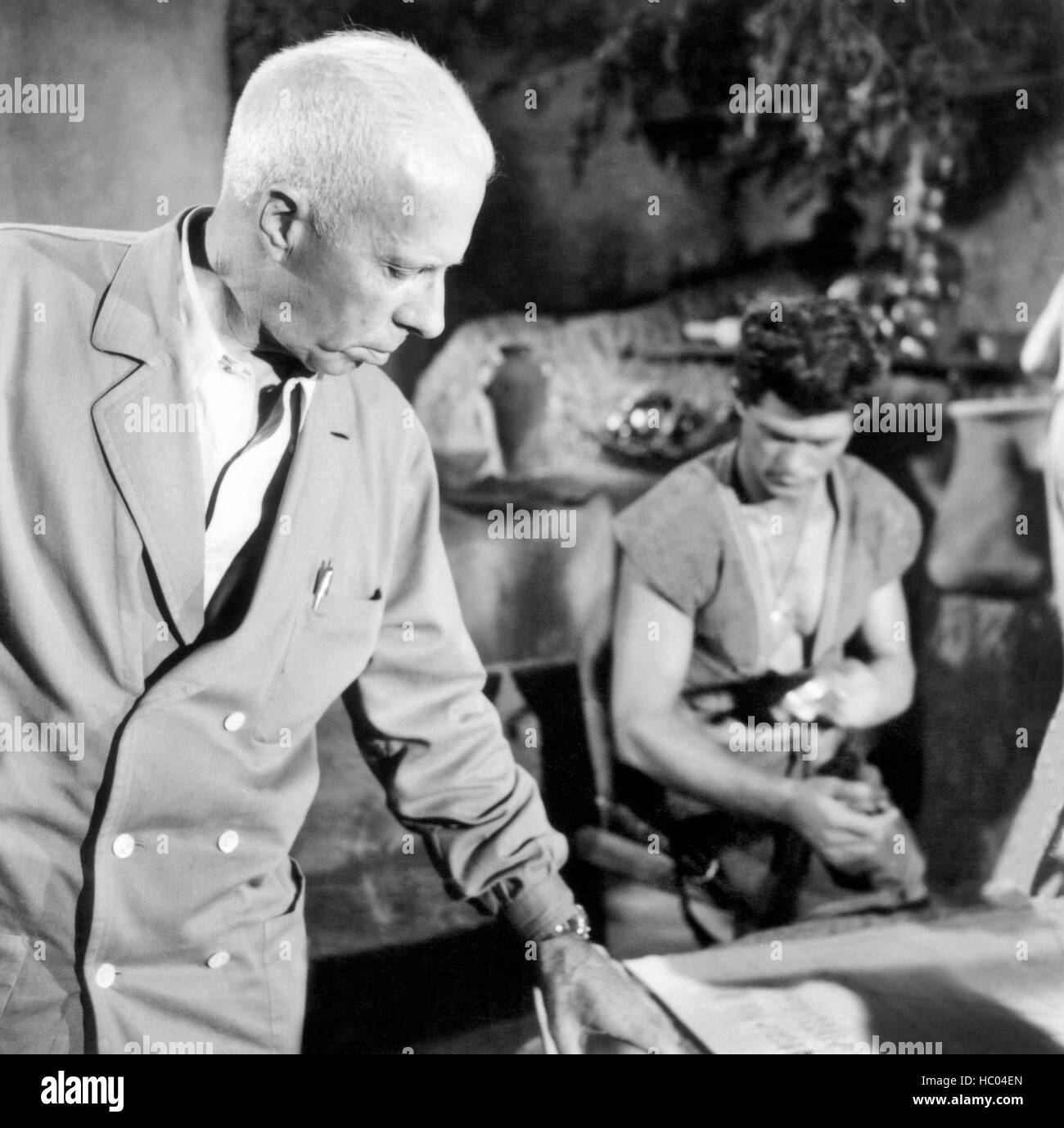 LAND OF THE PHARAOHS, front to back: director Howard Hawks, Dewey ...
