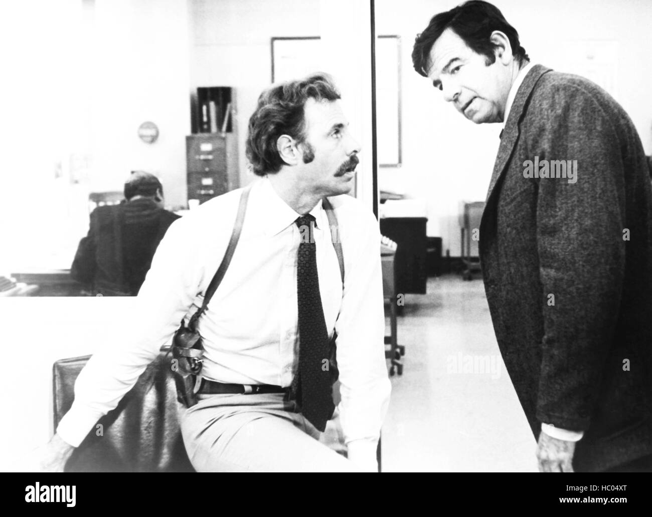 THE LAUGHING POLICEMAN, from left: Bruce Dern, Walter Matthau, 1973, TM ...