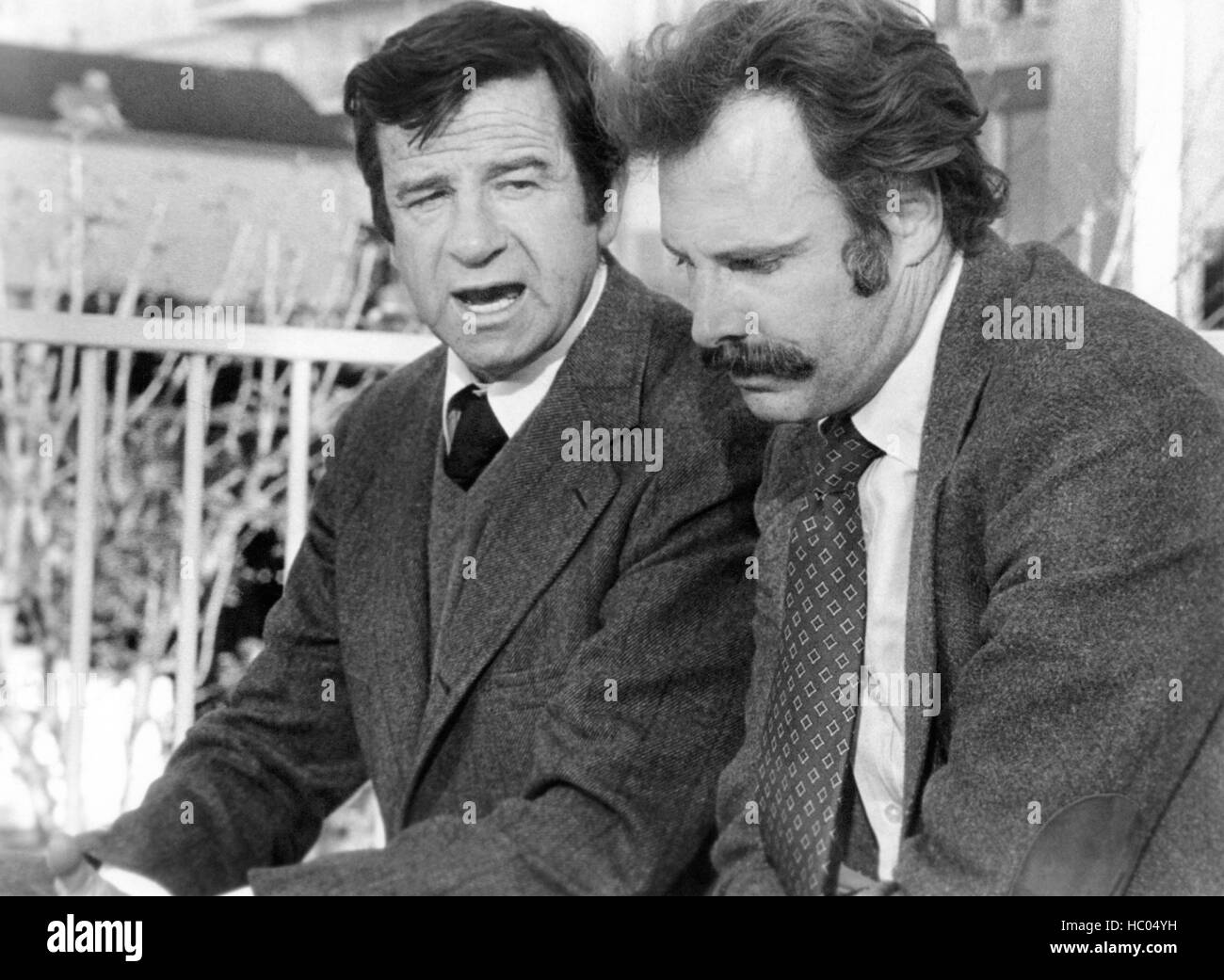 THE LAUGHING POLICEMAN, from left: Walter Matthau, Bruce Dern, 1973 ...