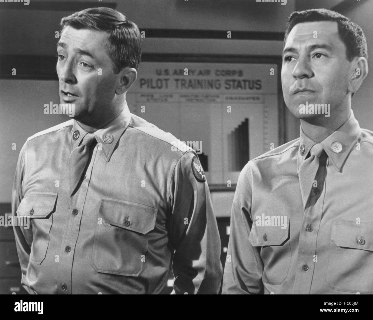 THE LAST TIME I SAW ARCHIE, from left: Robert Mitchum, Jack Webb, 1961 ...