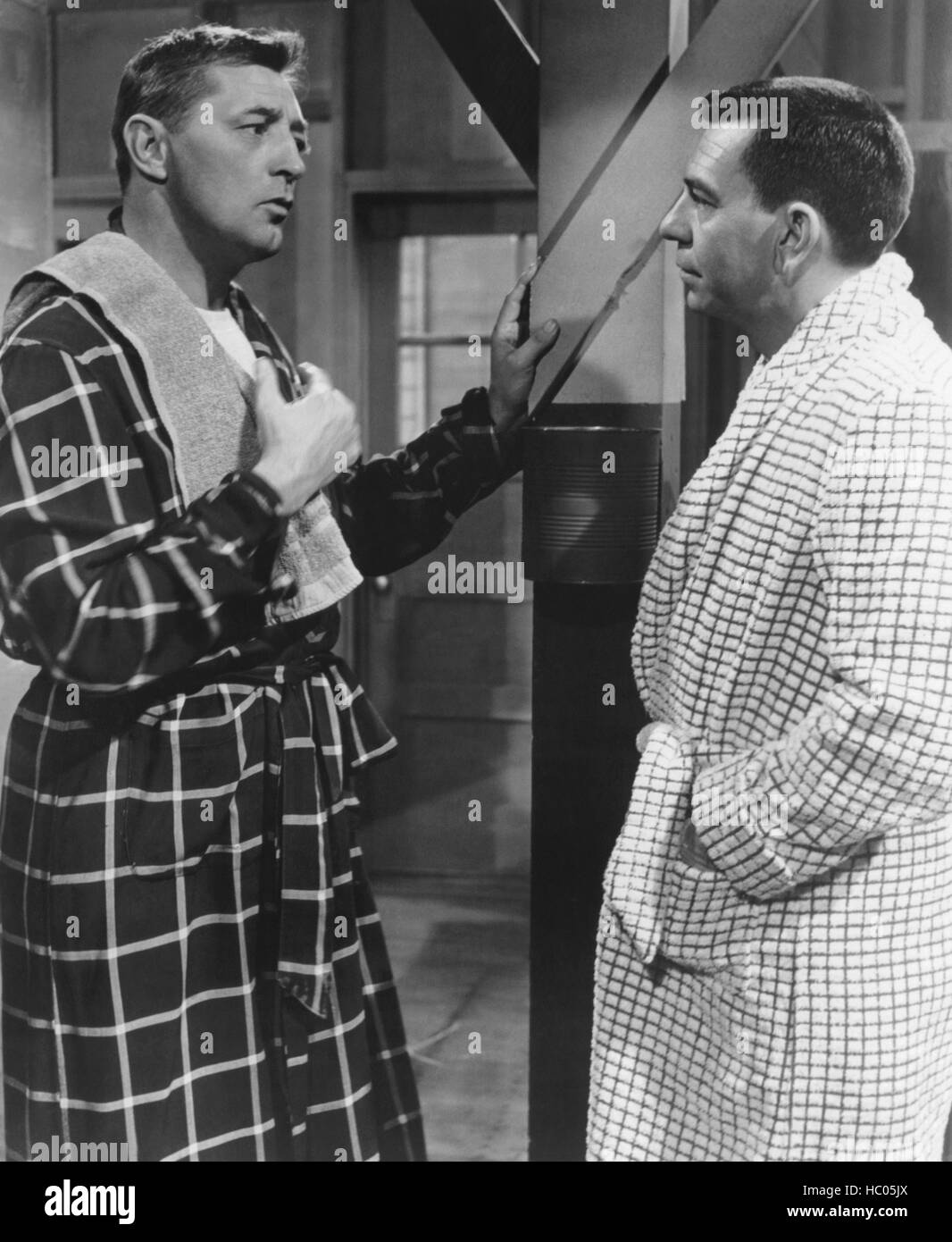 THE LAST TIME I SAW ARCHIE, from left: Robert Mitchum, Jack Webb, 1961 ...