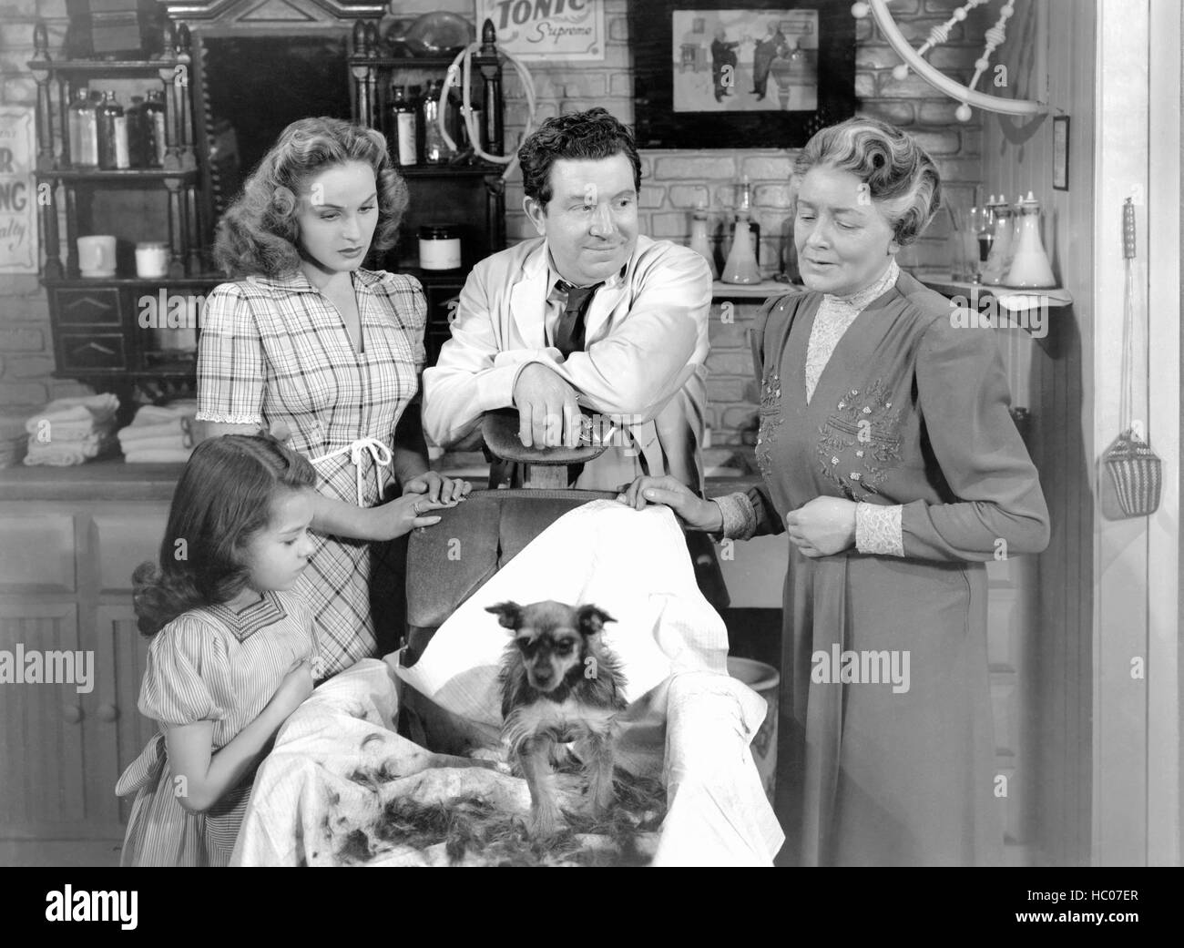 LITTLE MISS BIG, from left: Beverly Simmons, Dorothy Morris, Frank ...