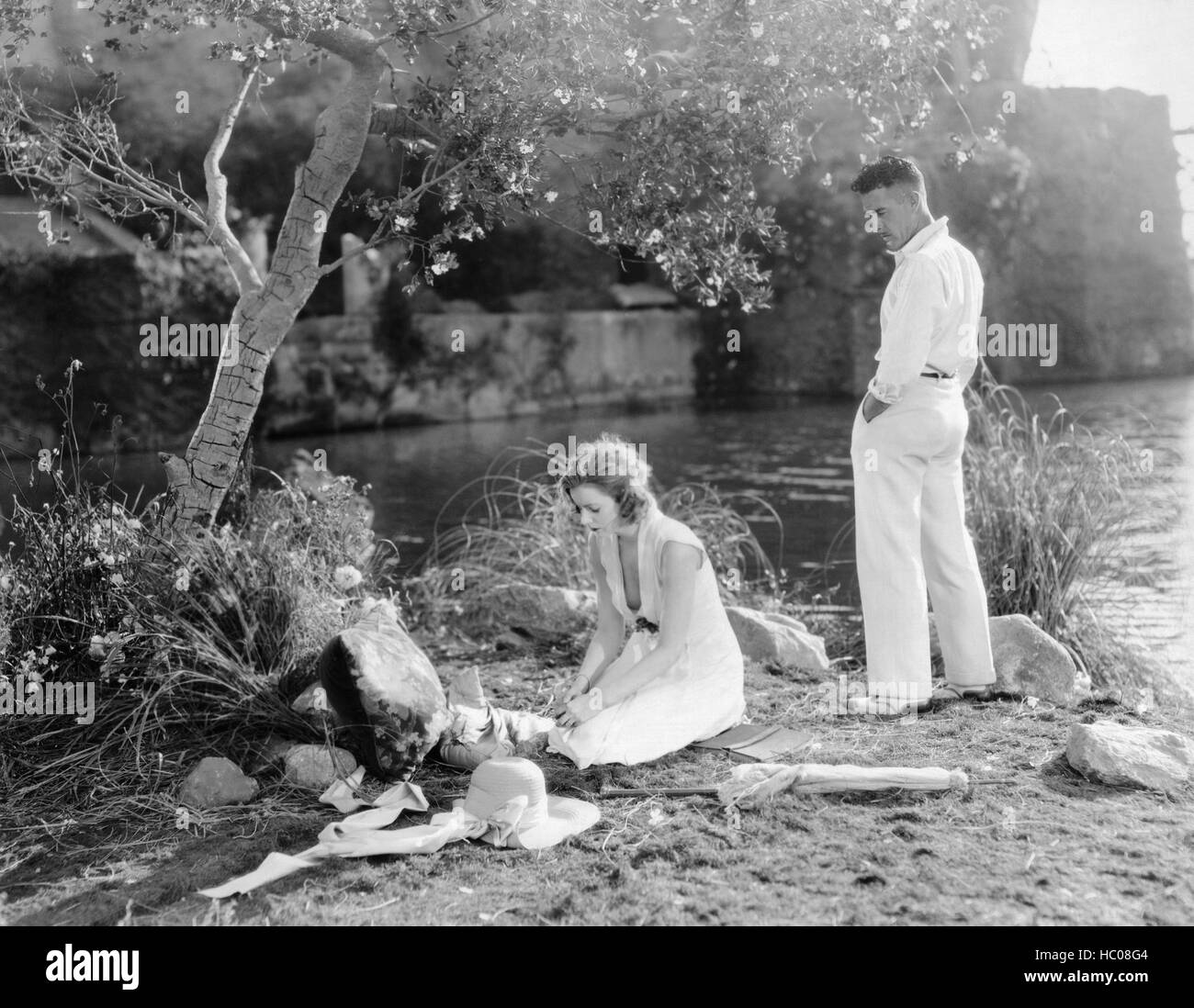 LOVE, from left, Greta Garbo, John Gilbert, 1927 Stock Photo - Alamy