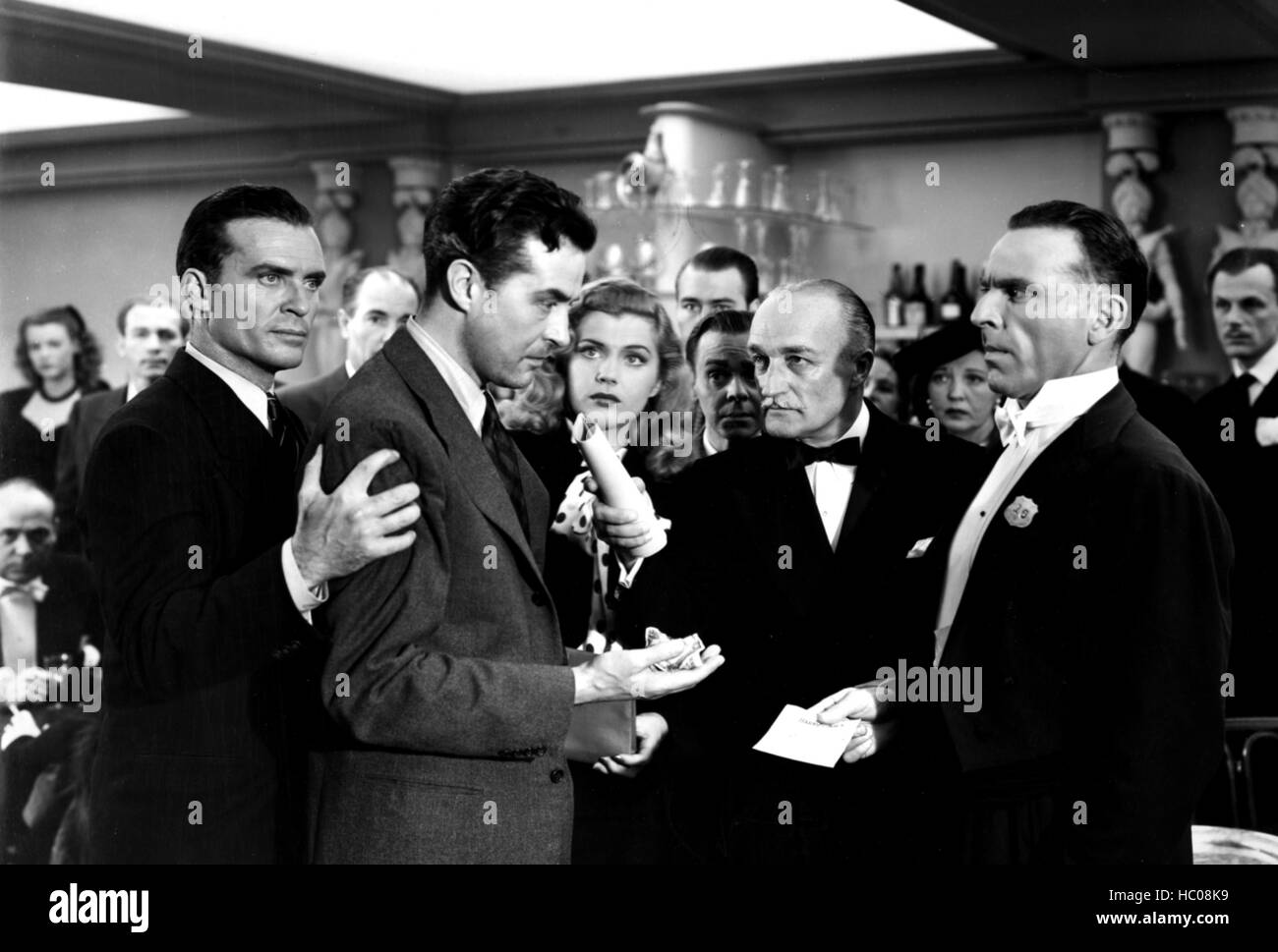 THE LOST WEEKEND, Ray Milland, Jayne Hazard, Ernest Hilliard, 1945 ...