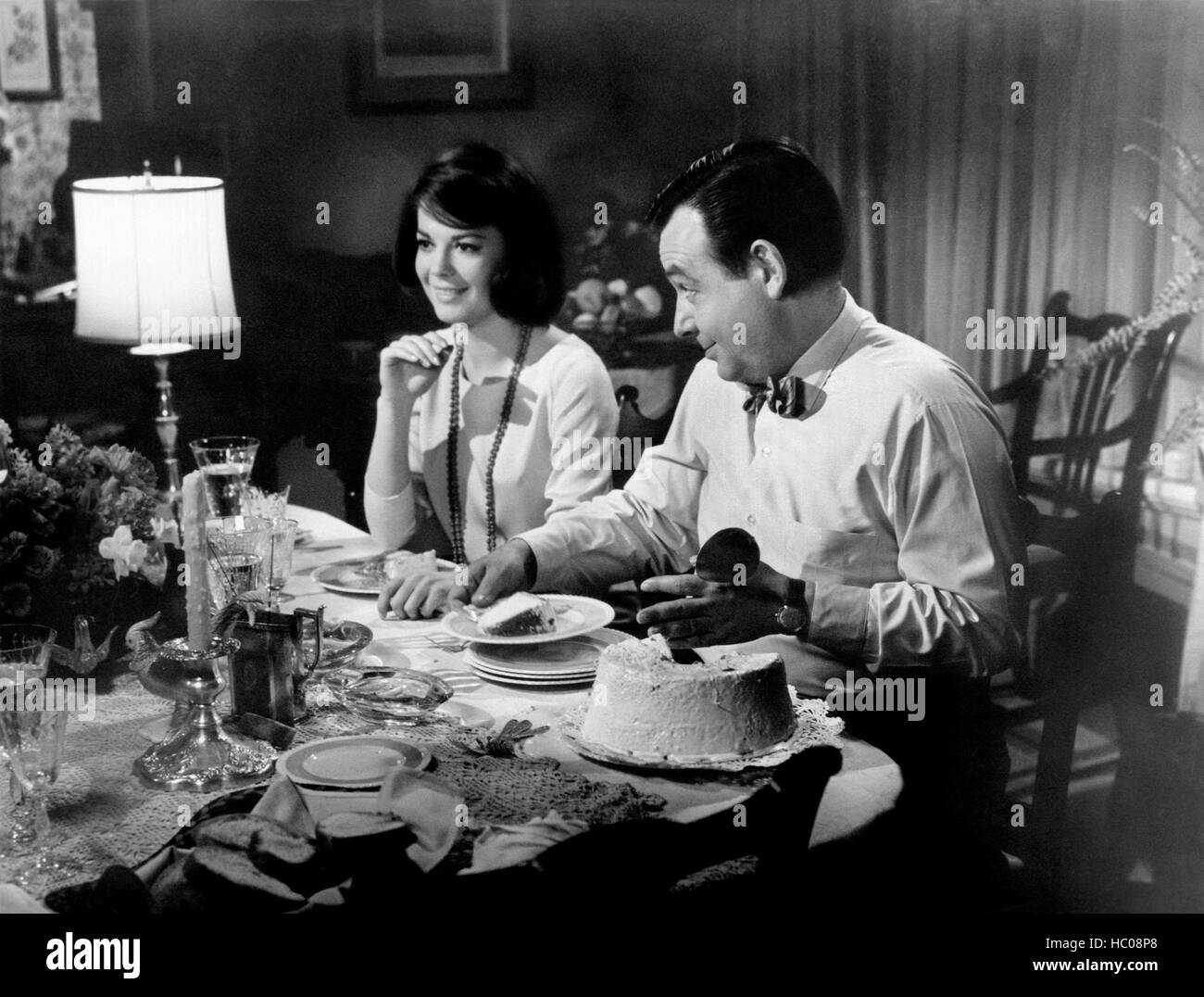 LOVE WITH THE PROPER STRANGER, from left, Natalie Wood, Tom Bosley ...