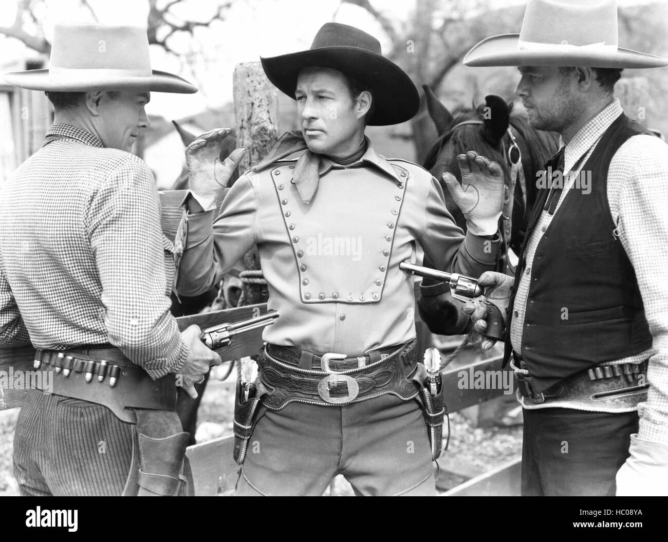 THE MAN FROM TUMBLEWEEDS, Bill Elliott (center), 1940 Stock Photo - Alamy