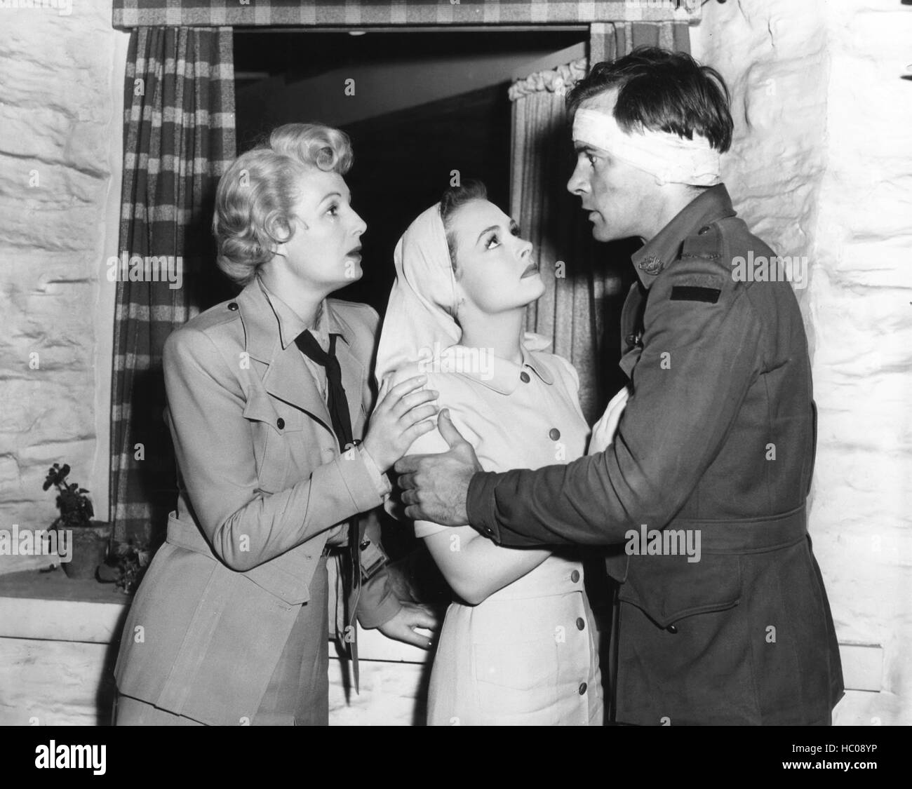 THE MAN FROM DOWN UNDER, from left: Binnie Barnes, Donna Reed, Richard ...