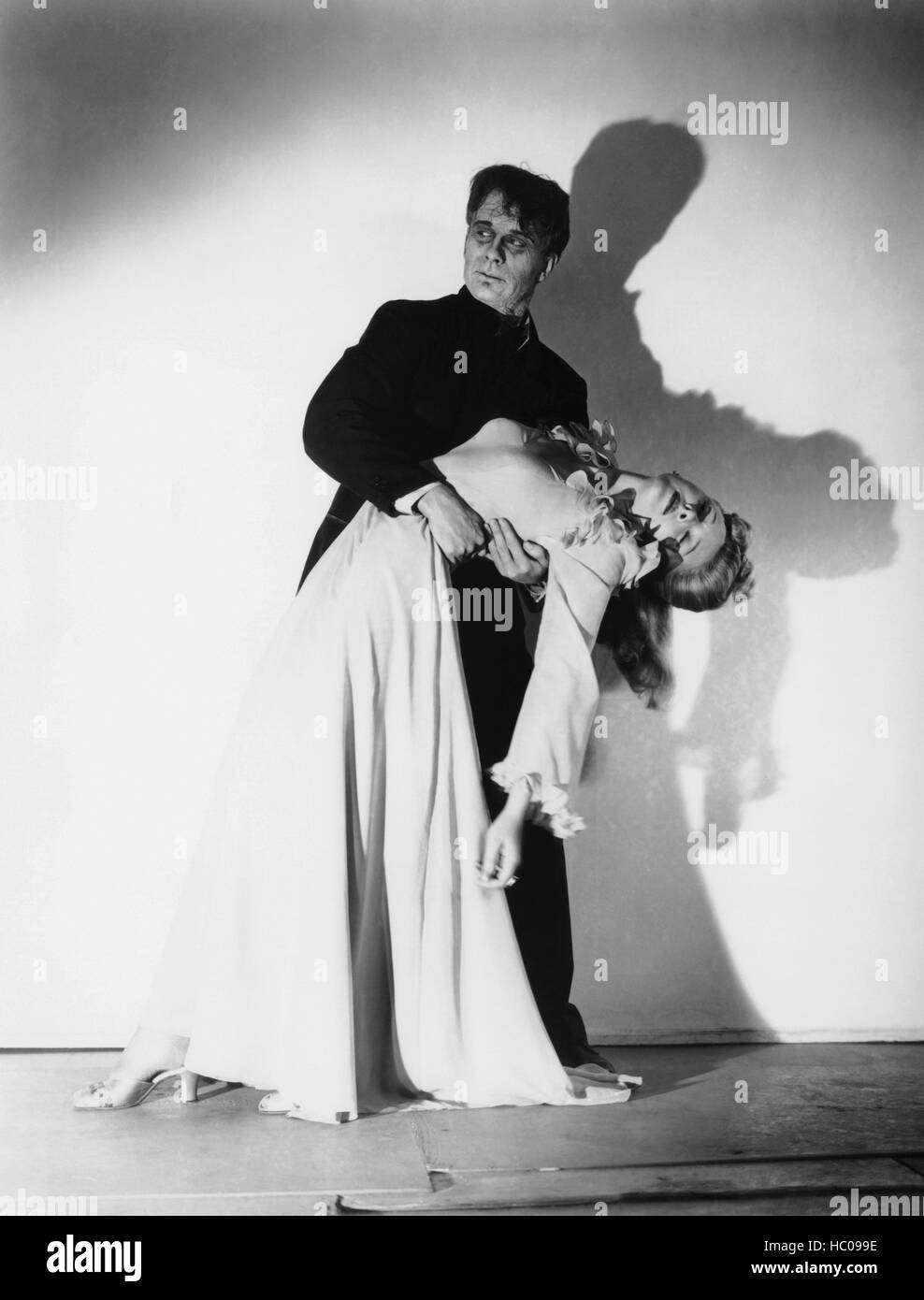 THE MAD GHOUL, David Bruce, Evelyn Ankers, 1943 Stock Photo - Alamy