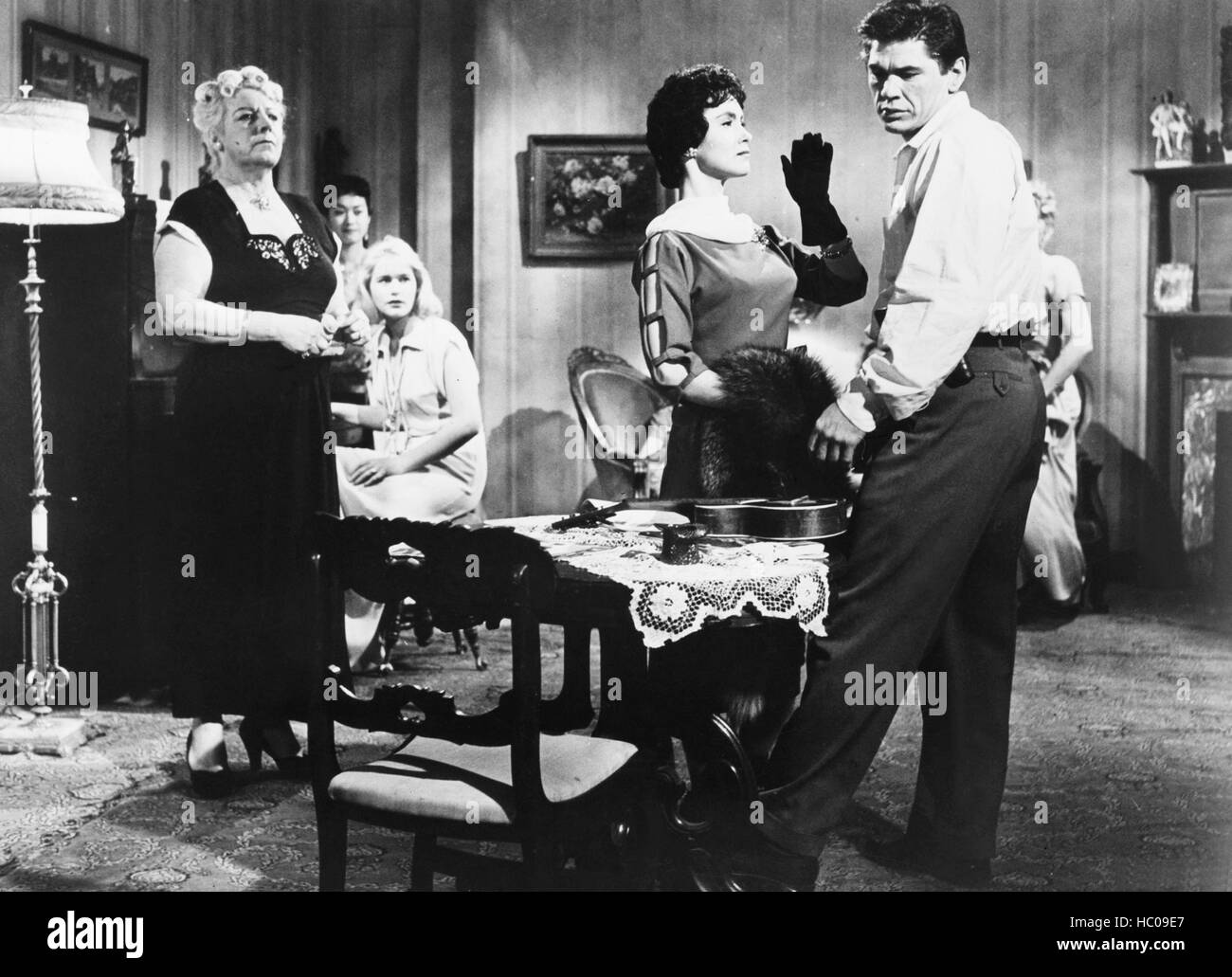 MACHINE-GUN KELLY, front from left: Connie Gilchrist, Susan Cabot ...