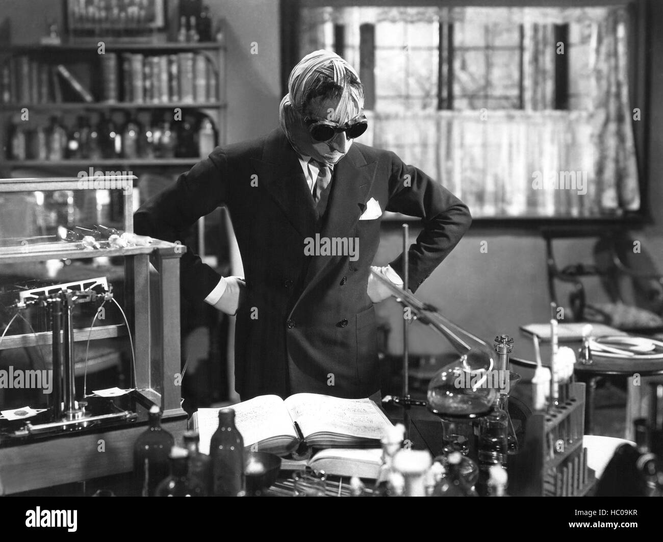THE INVISIBLE MAN, Claude Rains, 1933 Stock Photo - Alamy