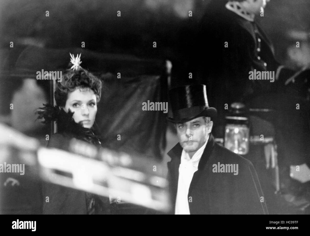 L' INNOCENTE, (aka THE INNOCENT), from left, Laura Antonelli, Giancarlo ...