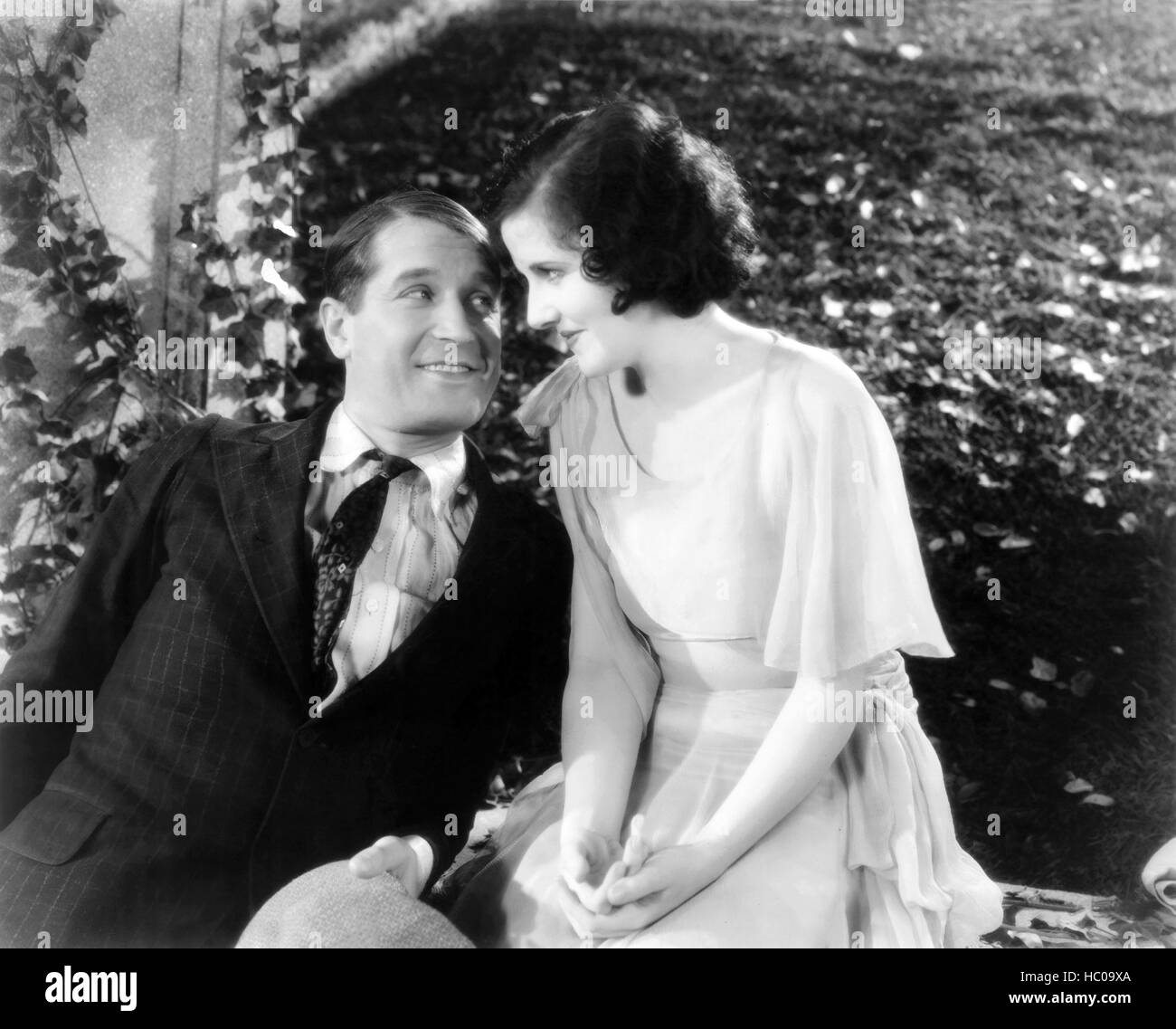 INNOCENTS OF PARIS, from left: Maurice Chevalier, Sylvia Beecher, 1929 ...