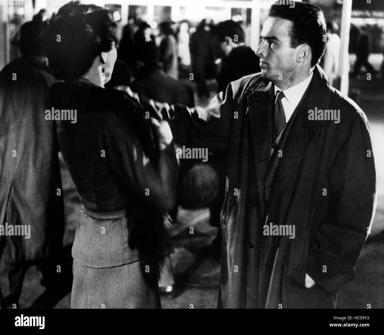 INDISCRETION OF AN AMERICAN WIFE, (aka STAZIONI TERMINI), Jennifer ...