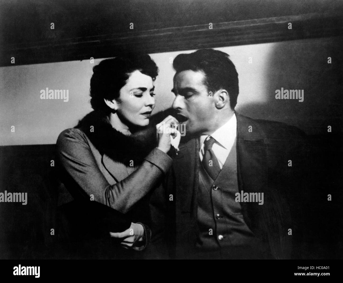 INDISCRETION OF AN AMERICAN WIFE, (aka STAZIONE TERMINI), Jennifer ...