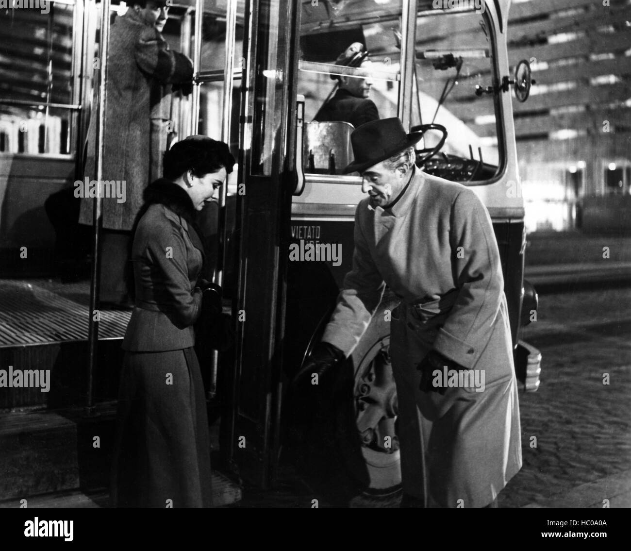 INDISCRETION OF AN AMERICAN WIFE, (aka STAZIONI TERMINI), Jennifer ...