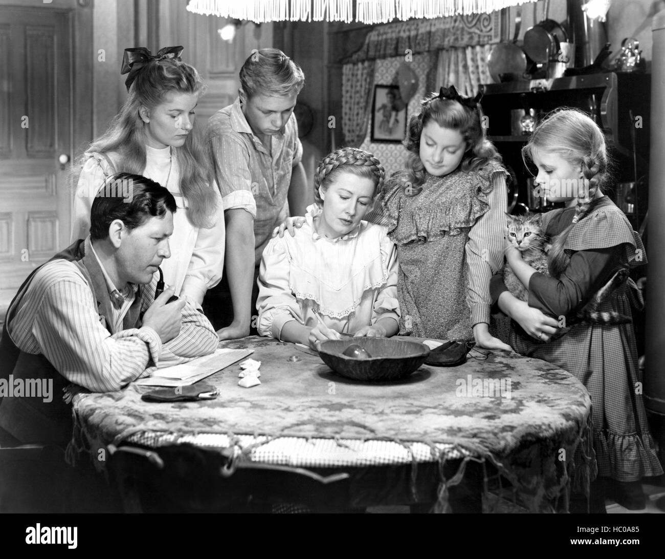 I REMEMBER MAMA, Philip Dorn, Barbara Bel Geddes, Steve Brown, Irene ...