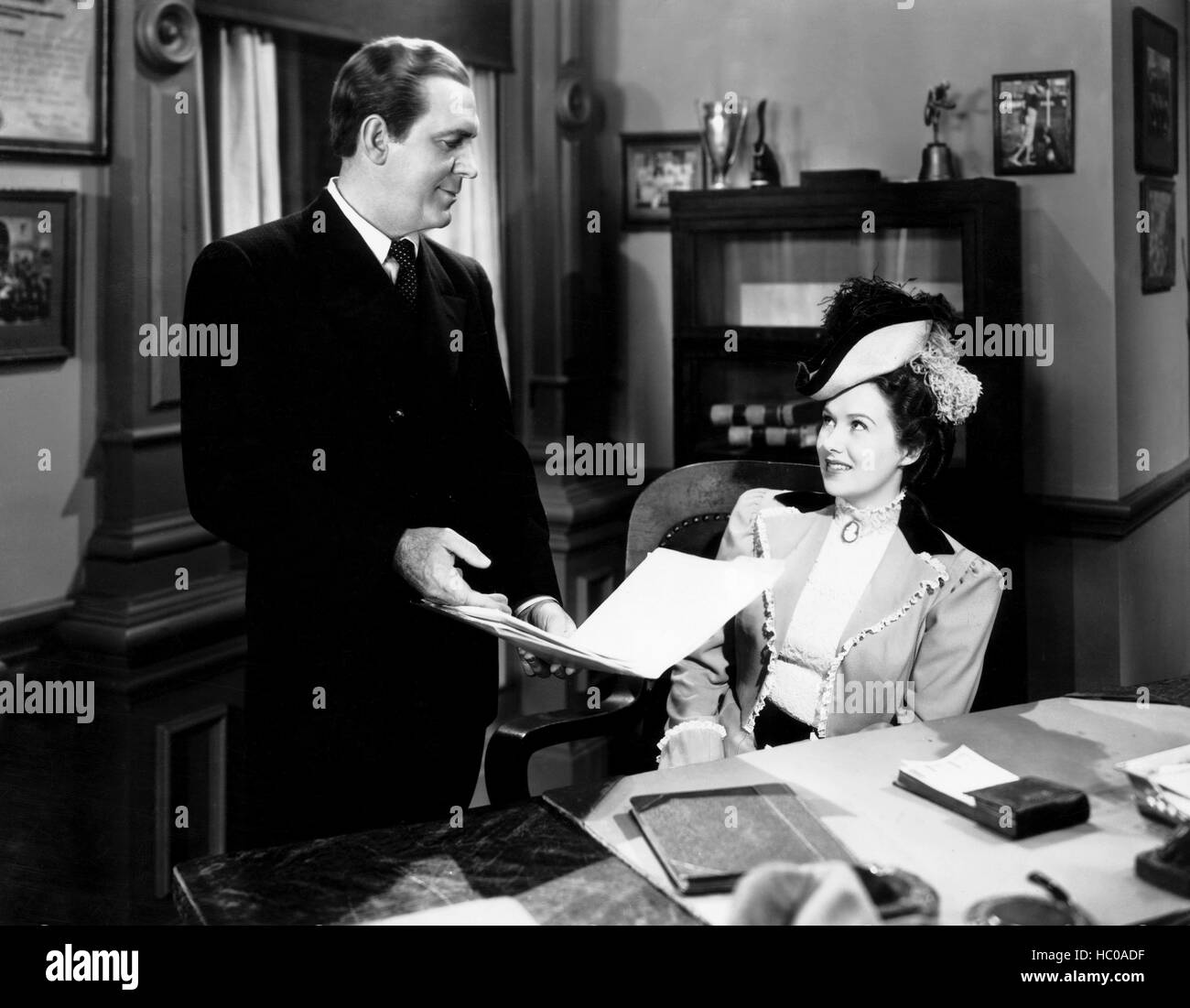 THE IRON MAJOR, from left, Pat O'Brien, Ruth Warrick, 1943 Stock Photo ...
