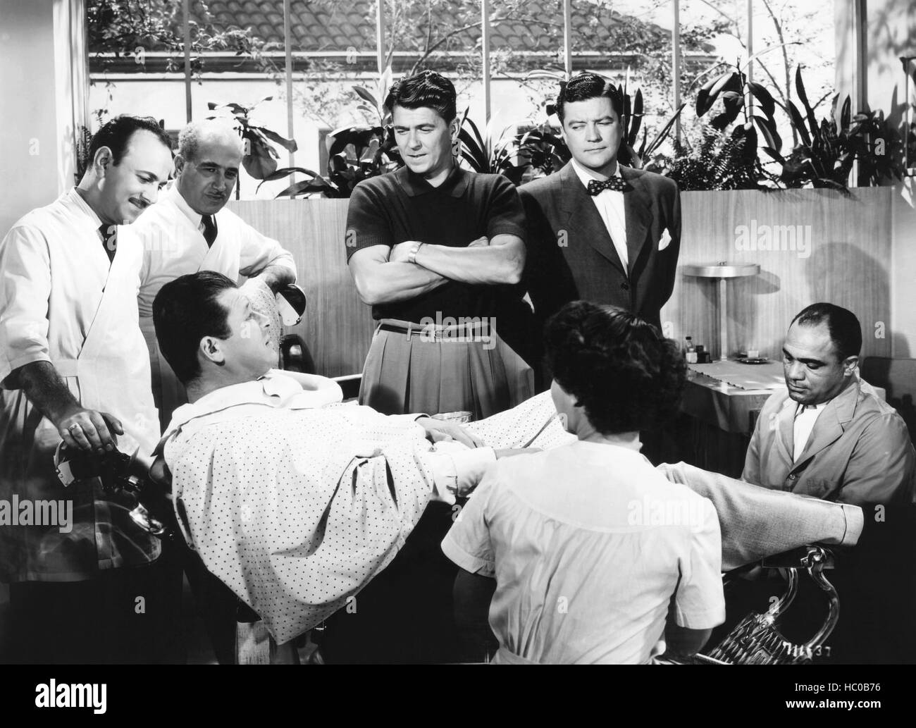 IT'S A GREAT FEELING, Jack Carson (seated), standing rear from left ...