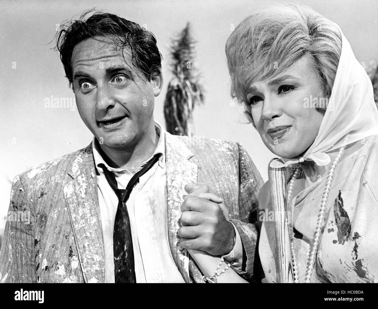 IT'S A MAD MAD MAD MAD WORLD, Sid Caesar, Edie Adams, 1963 Stock Photo ...