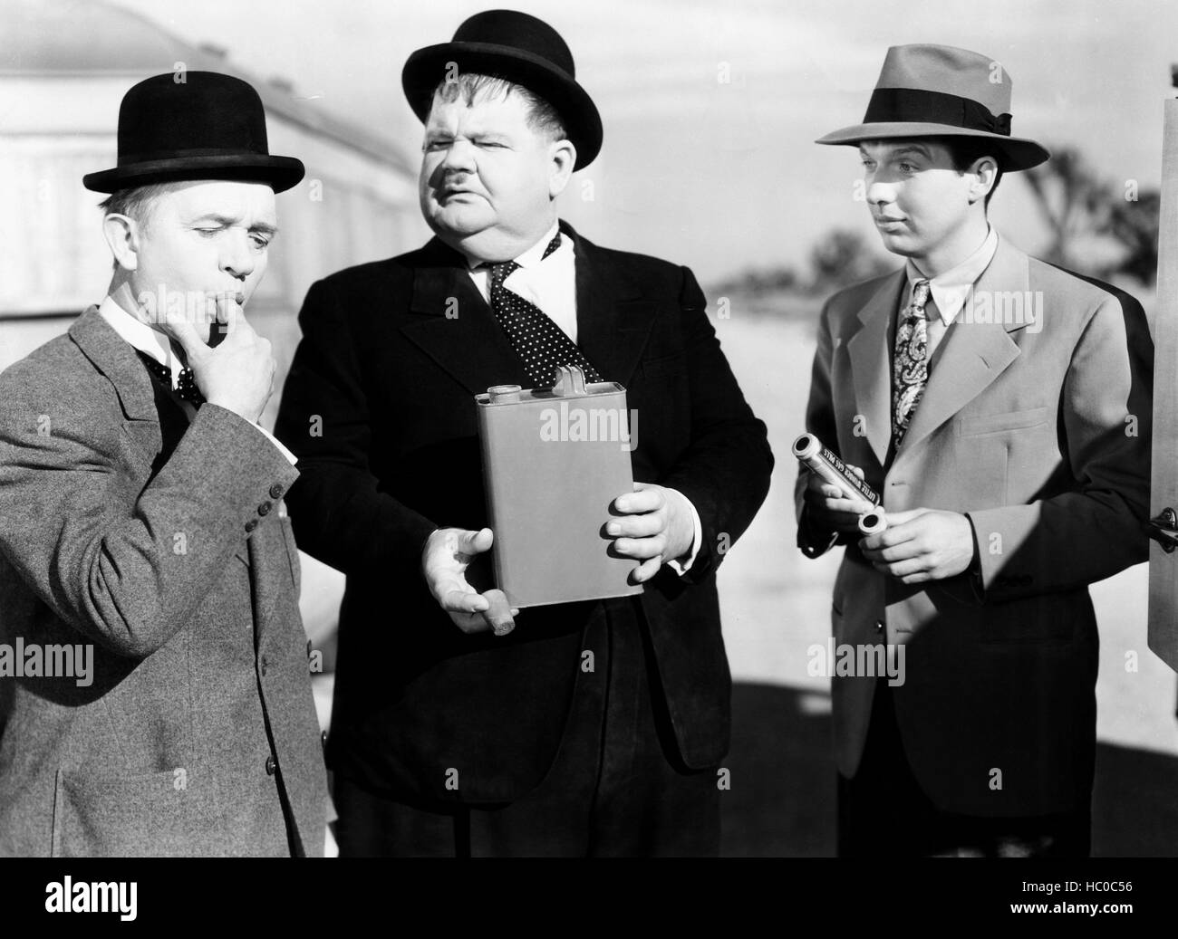 Jitterbugs From Left Stan Laurel Oliver Hardy Robert Bailey 1943