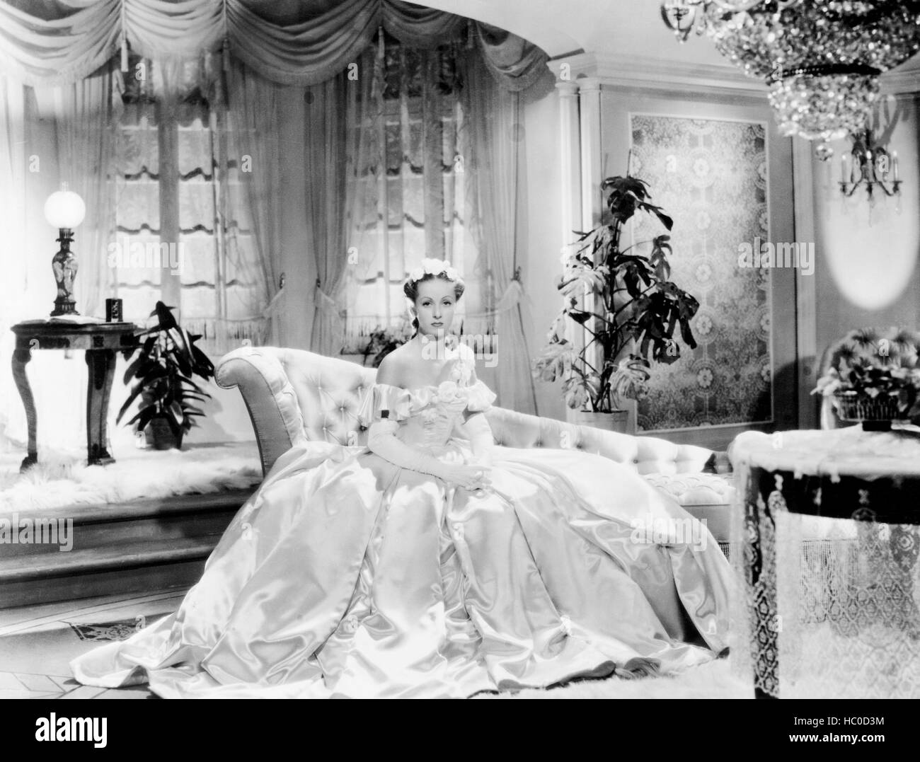 KATIA, (aka KATJA, DIE UNGEKRONTE KAISERIN), Danielle Darrieux, 1938 Stock Photo - Alamy