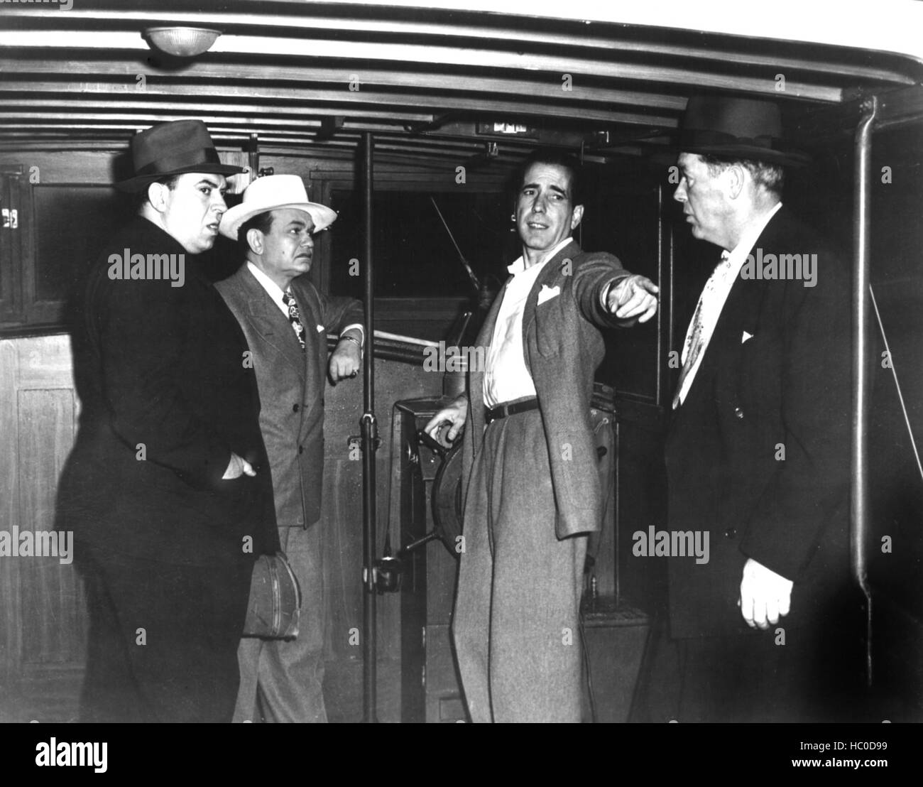 KEY LARGO, Thomas Gomez, Edward G. Robinson, Humphrey Bogart, William ...