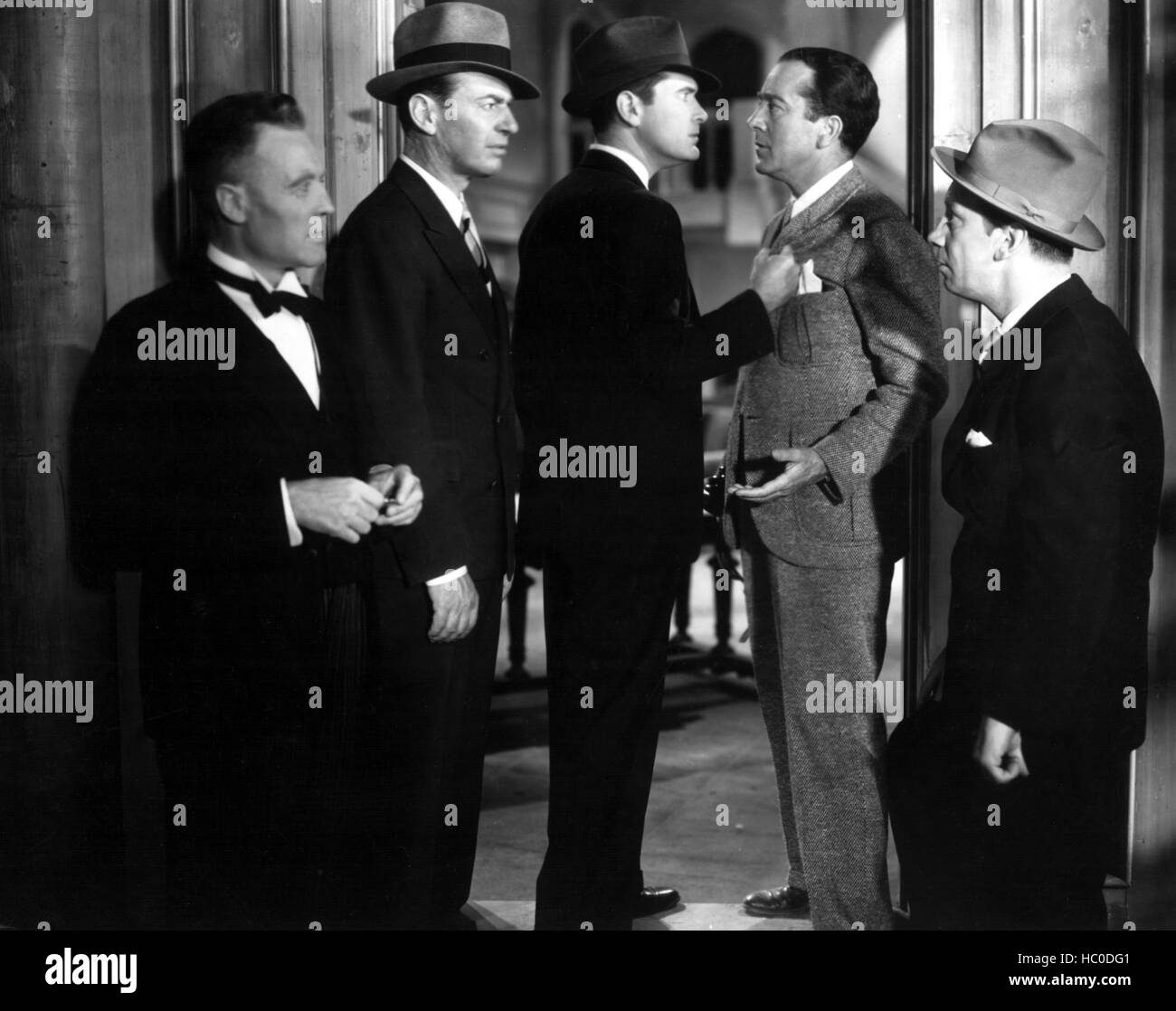 KELLY OF THE SECRET SERVICE, Syd Saylor (standing left, with hat ...