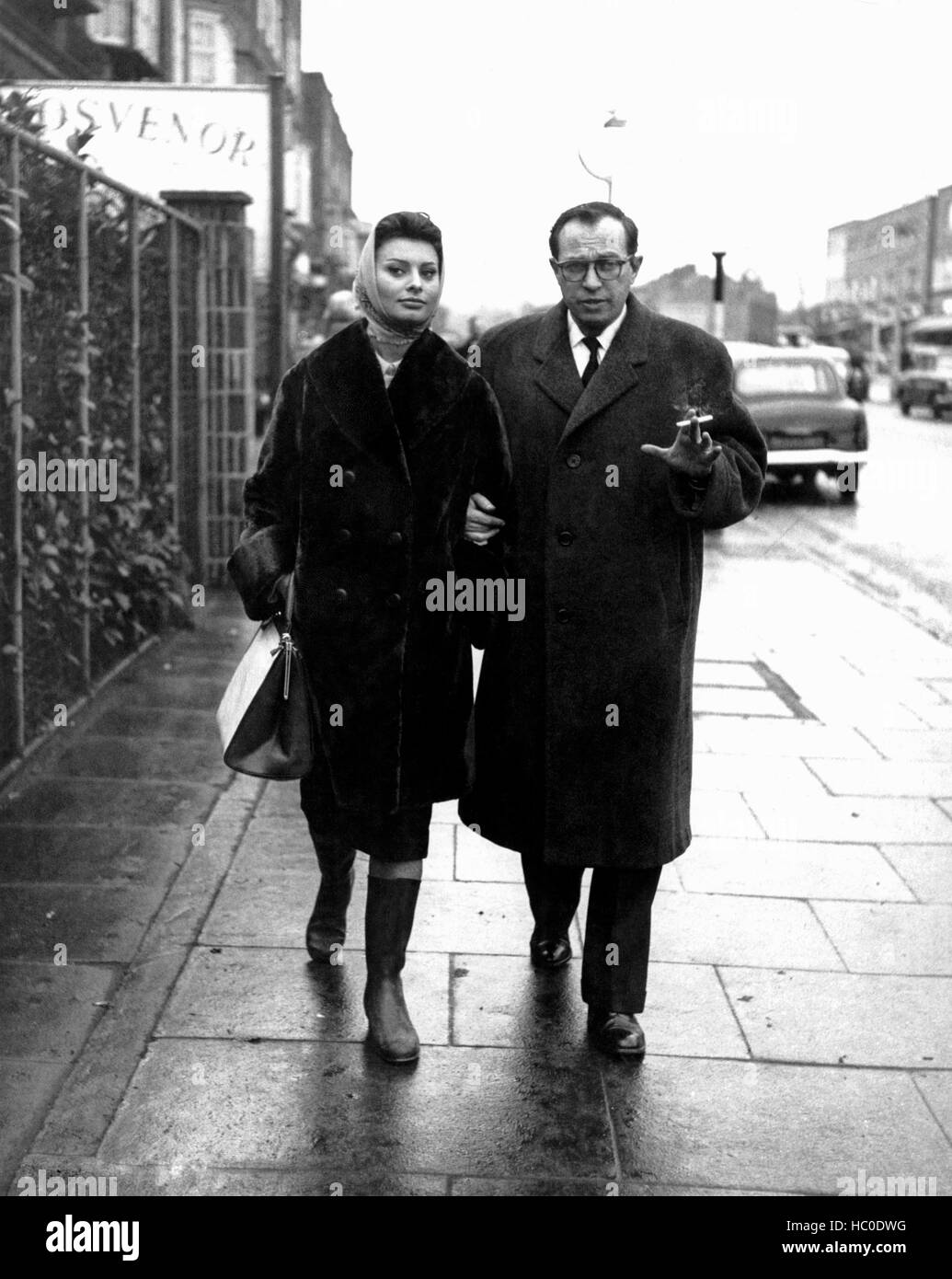 THE KEY, Sophia Loren, screenwriter Carl Foreman in London, 1958 Stock ...