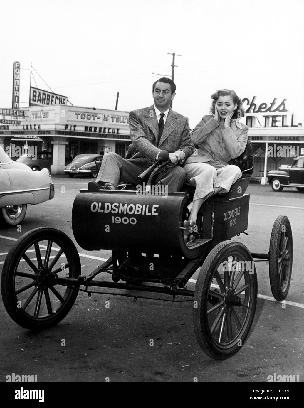 THE LAWLESS, (aka THE DIVIDING LINE), Macdonald Carey, Gail Russell, on ...